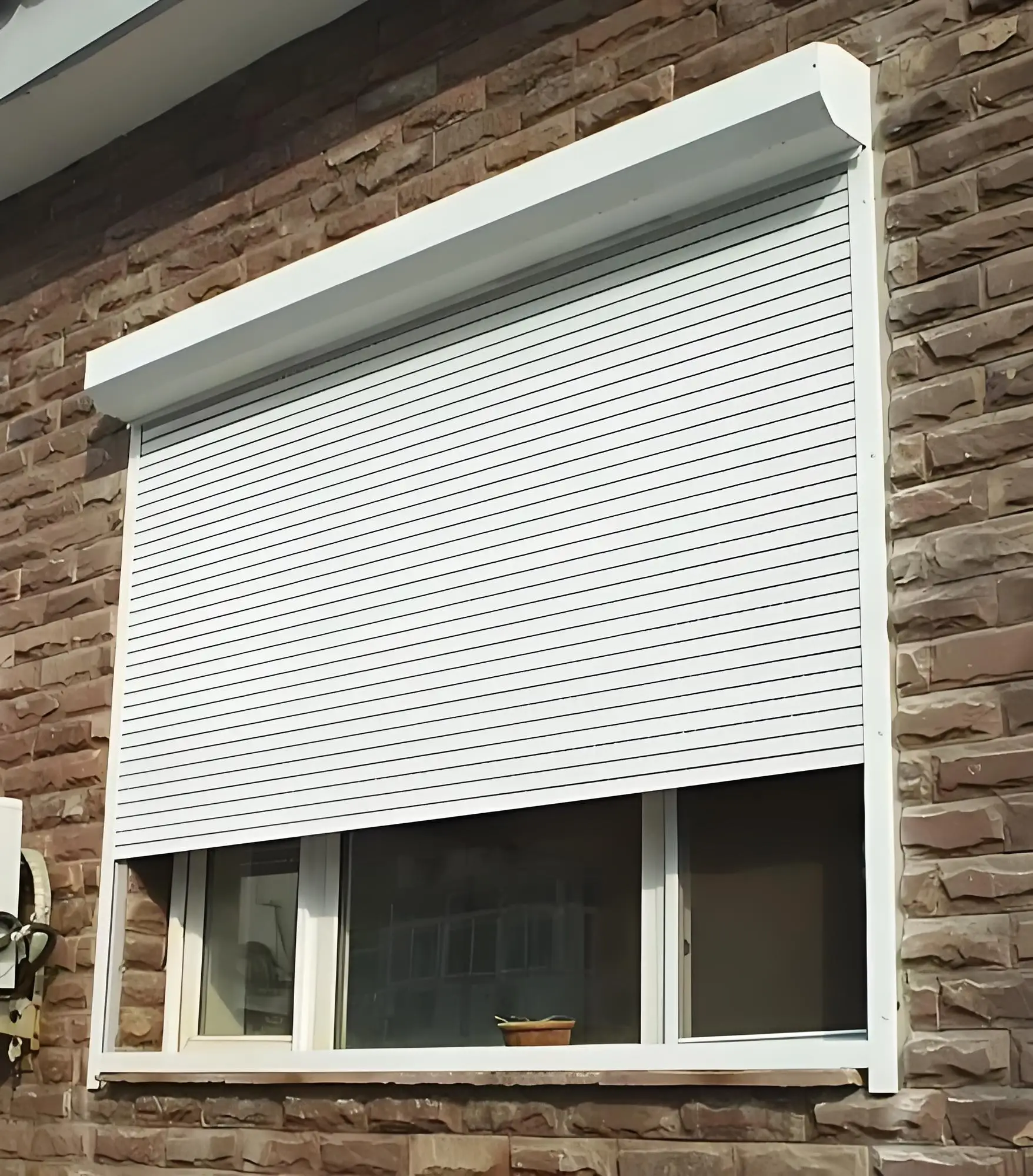 Aluminium Rolling Shutter Windows - Durable & Customizable