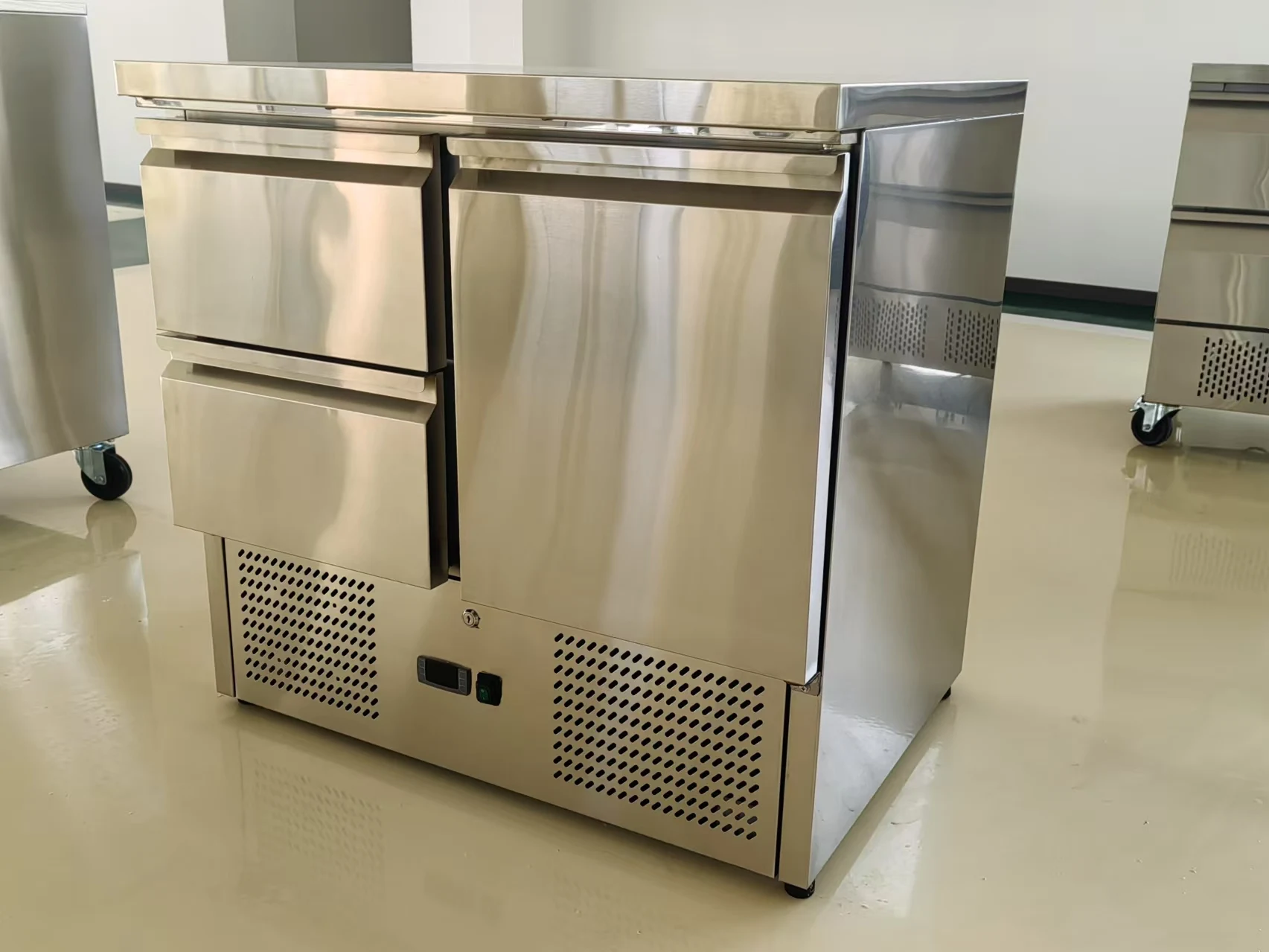 Customized VRX2000/330 Series Commercial Refrigerator Single ...