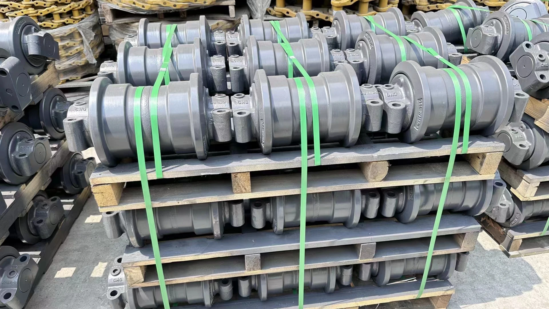 Bulldozer Excavator Construction Digger Undercarriage Idler Bottom Part ...