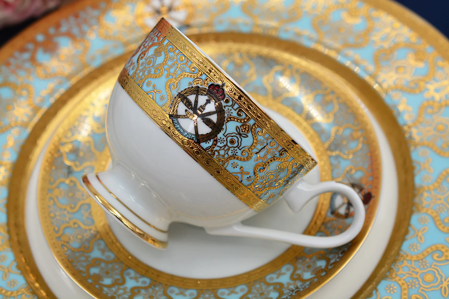 3pcs Oman Custom Design Gold Rim Dinnerware Set Bone China Dinner Set ...