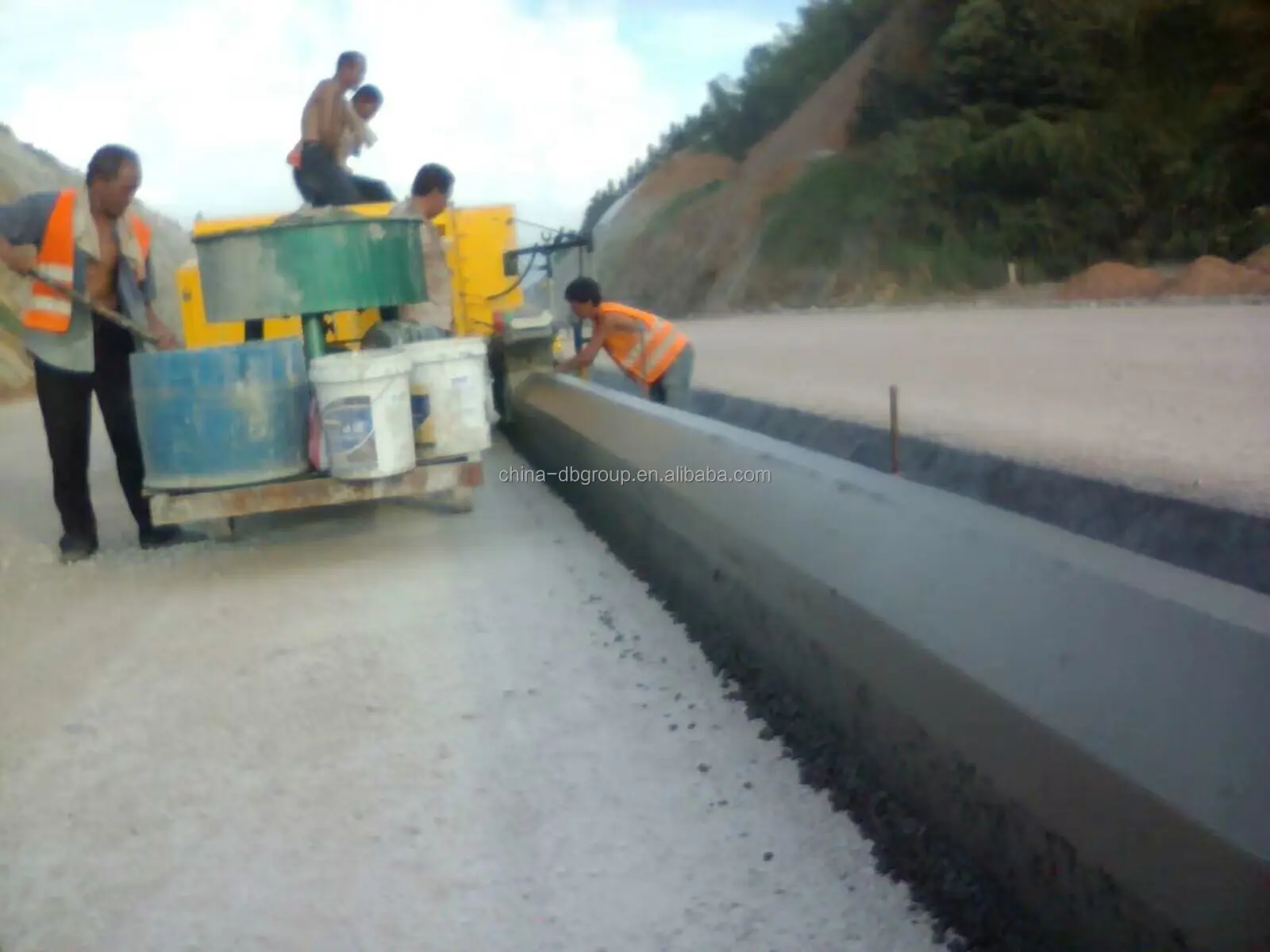 Road Construction Machinery Concrete Curb Kerb Extruder Making Machine ...
