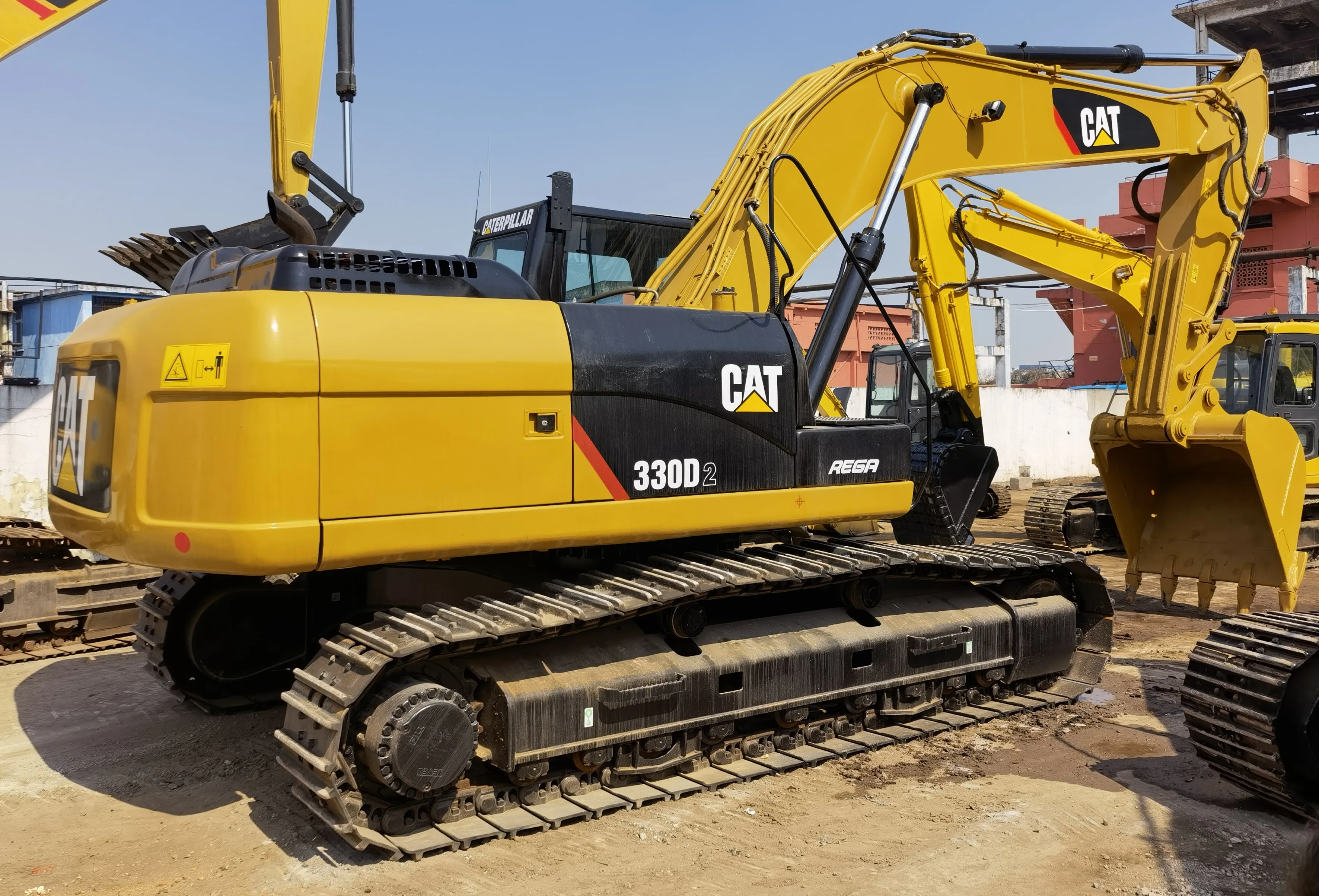Used Excavator Digger - CAT 330D2 with Good Condition