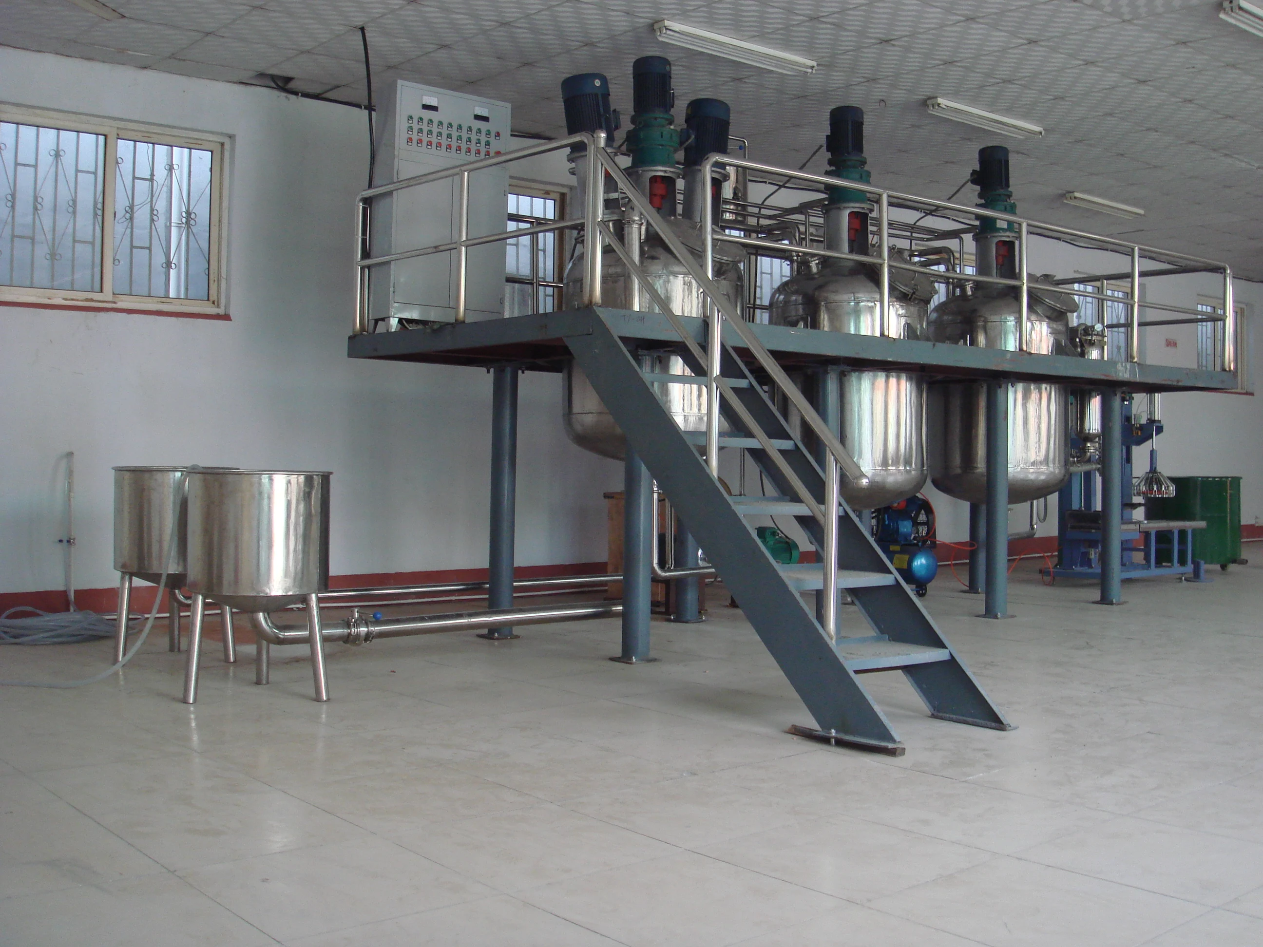 Pneumatic Perfume Mixing tank with Agitator and Heater Mixing Tanks and ...