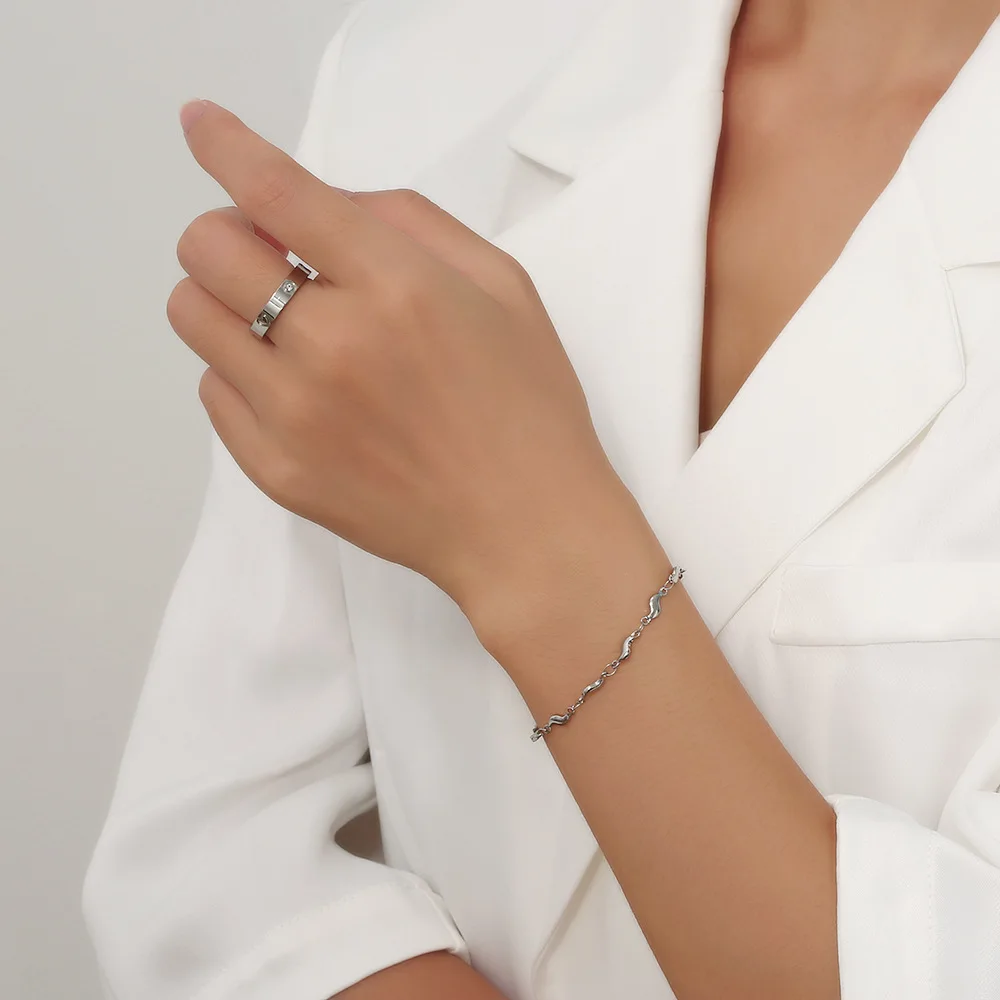 Fashion Gold Plated Heart Shape Wedding Rings Quality Stainless Steel ...