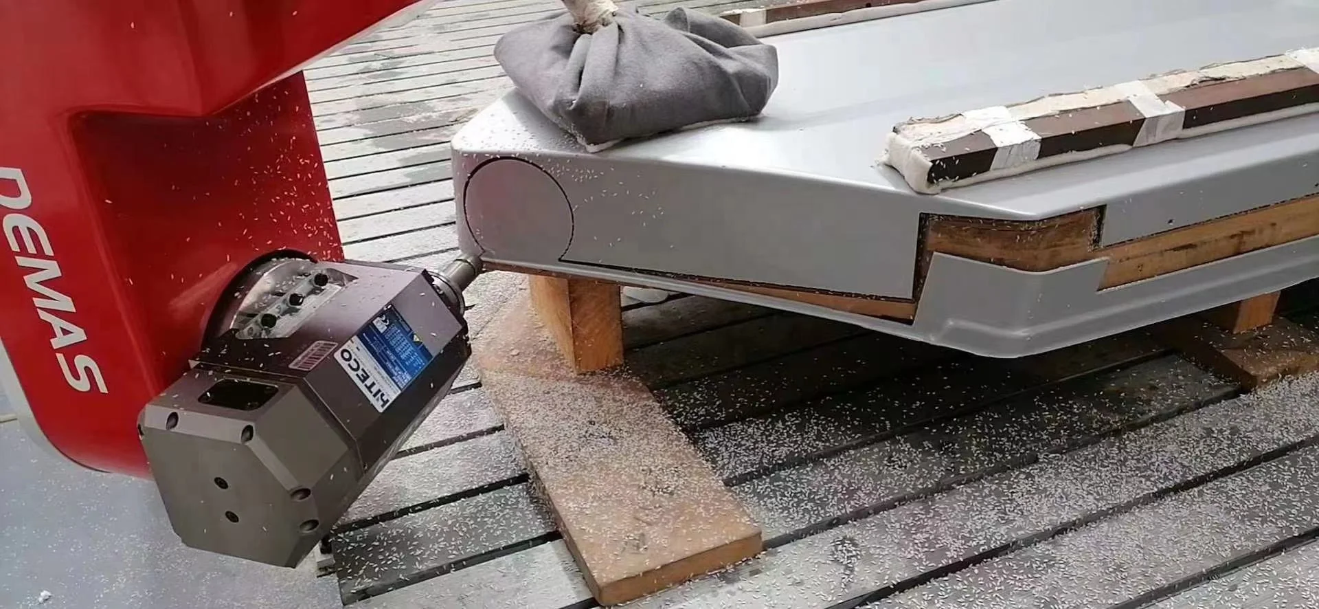 Suntec New Design 5 -axis Cnc Router Machine Water Cooling Spindle Cnc ...