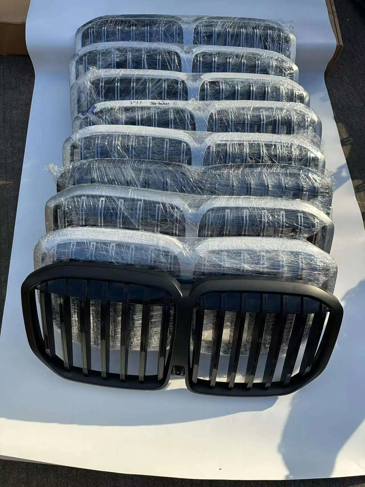 For BMW G07 X7 X5L X6 G05 Bumper Grille Smooth Black Double Seam Grille G07 X7 X5L X6 G05 ...