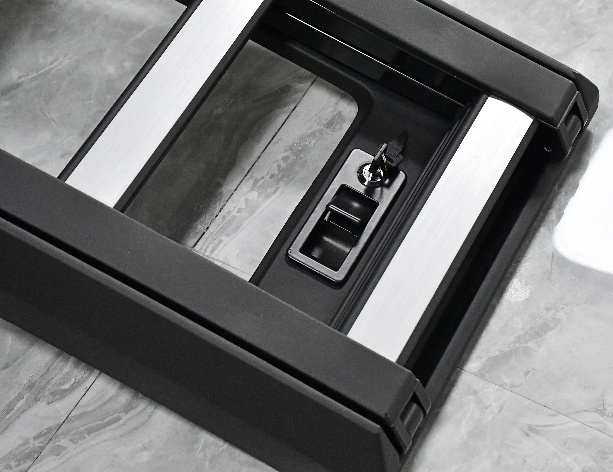 Toyota LC250 Prado 2024 Black Aluminum Telescopic Side Ladder - OEM