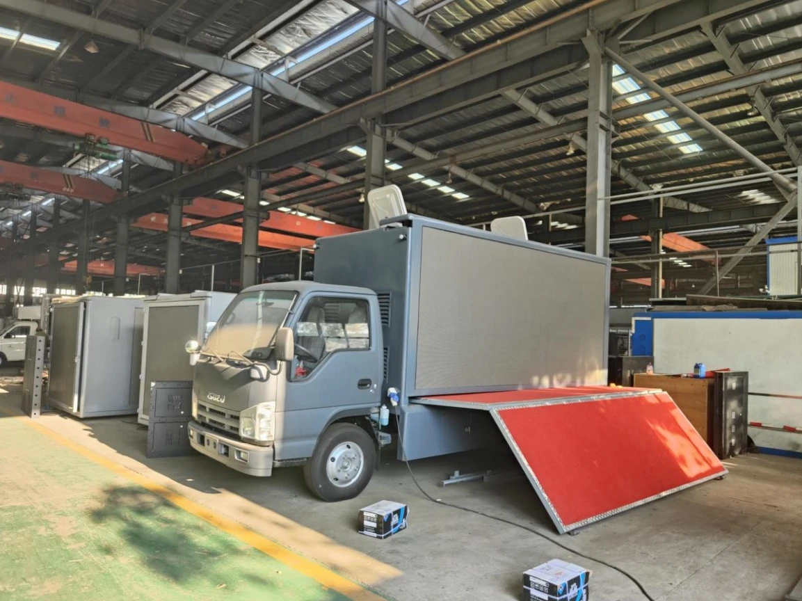 Isuzu 4x2 Outdoor Advertising Truck - LED Mobile Promotional Truck