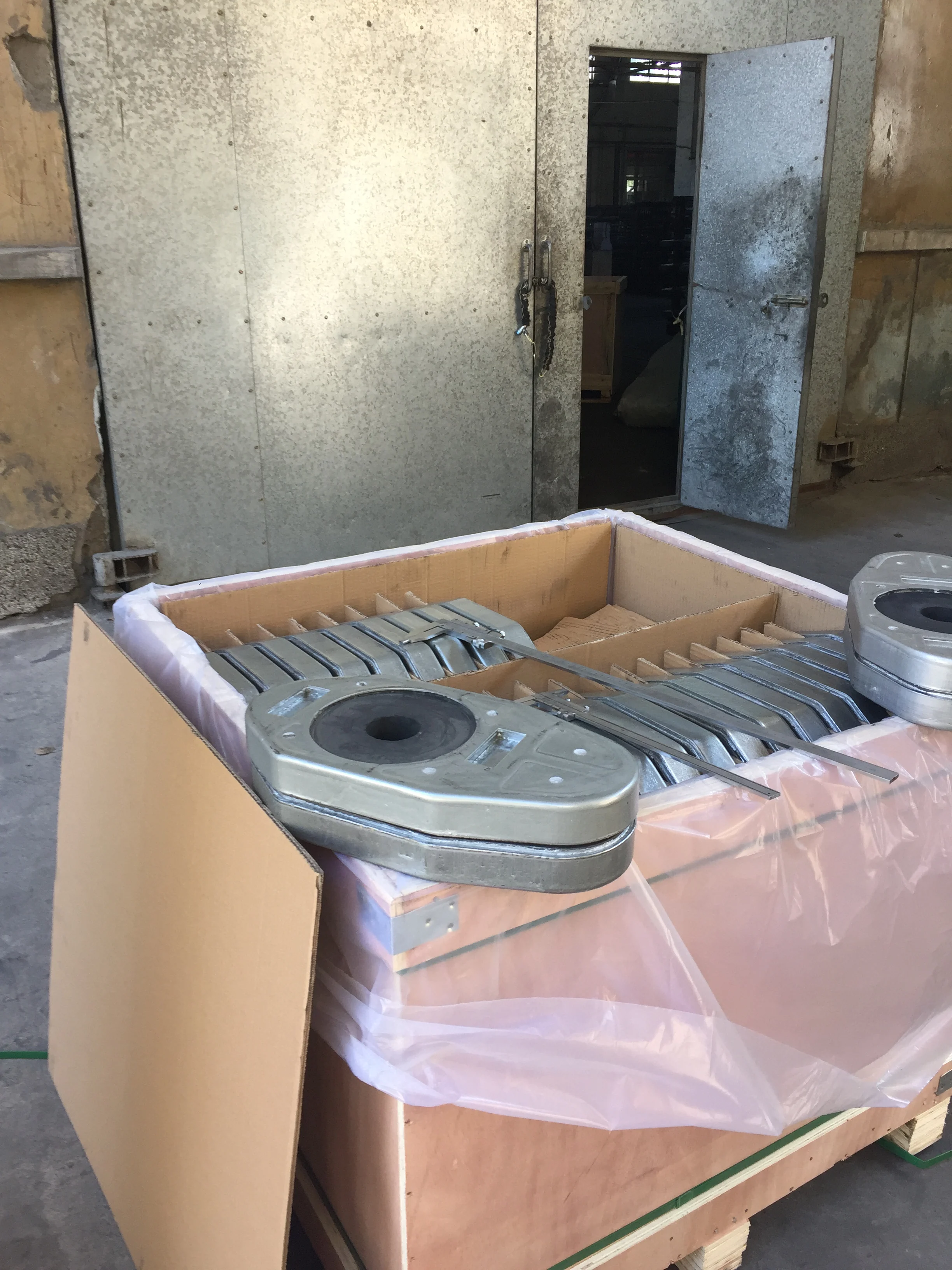 Ladle Refractory Slide Plate And Nozzle - Buy Slide Plate And Nozzle ...