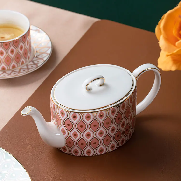 P&T Royal Dinnerware Set - Elegant Porcelain for Hotels