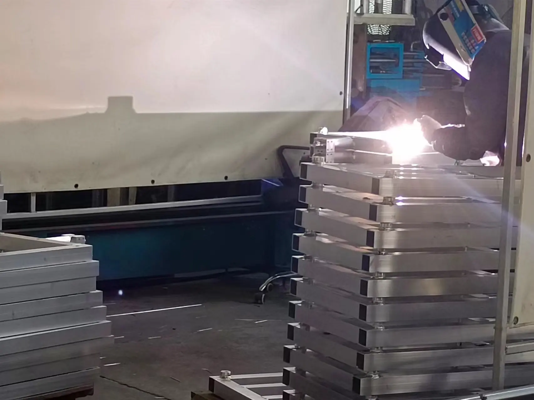 2023 Truss Easy Installation Stand Tower Hanging Screen Truss Hand ...