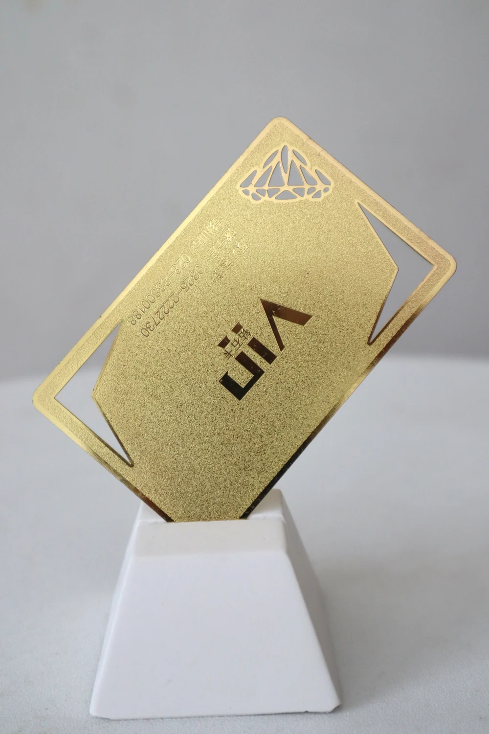 Custom Etching Logo VIP Metal Gold Card Diamond Inlay