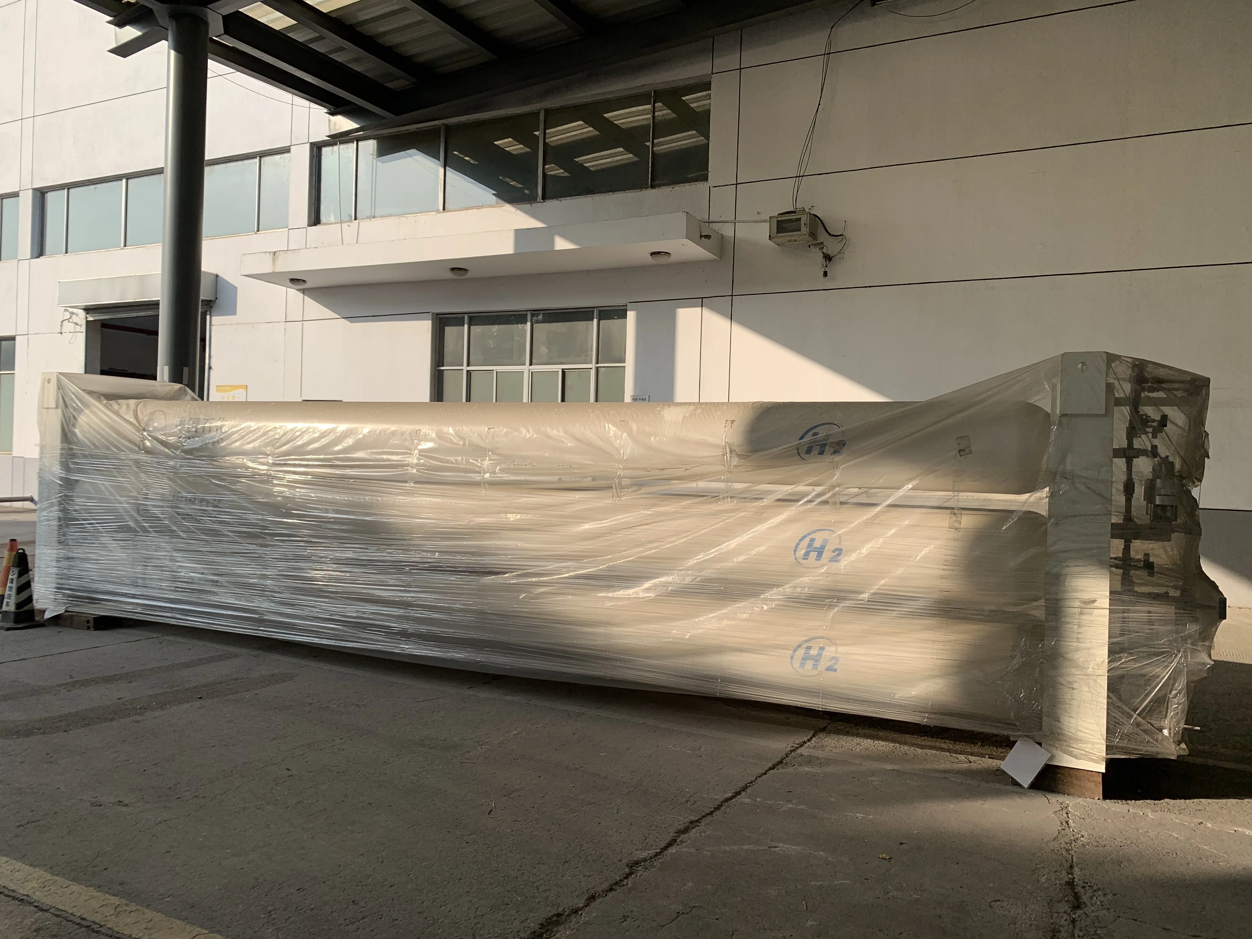 Hydrogen 8-12 Jumbo H2 Tubes - Efficient Transport Solutions