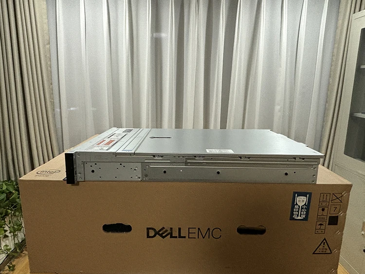 Dell R740xd2 - High-Performance Rack Server with Intel Xeon