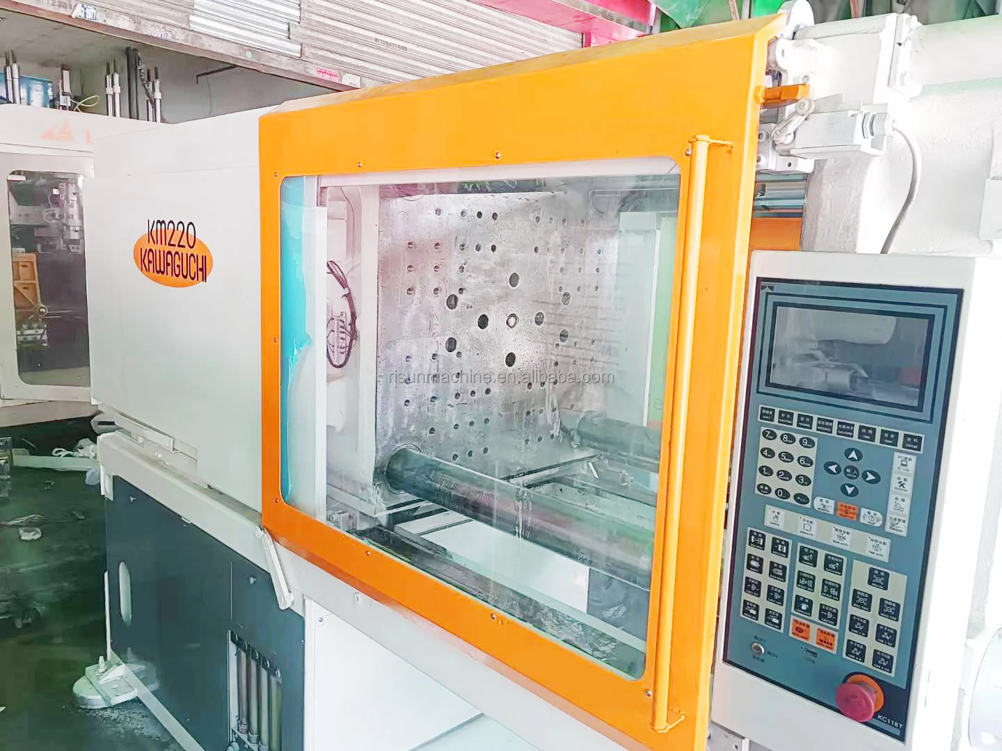 KAWAGUCHI 220ton Injection Molding Machine - Used & Reliable