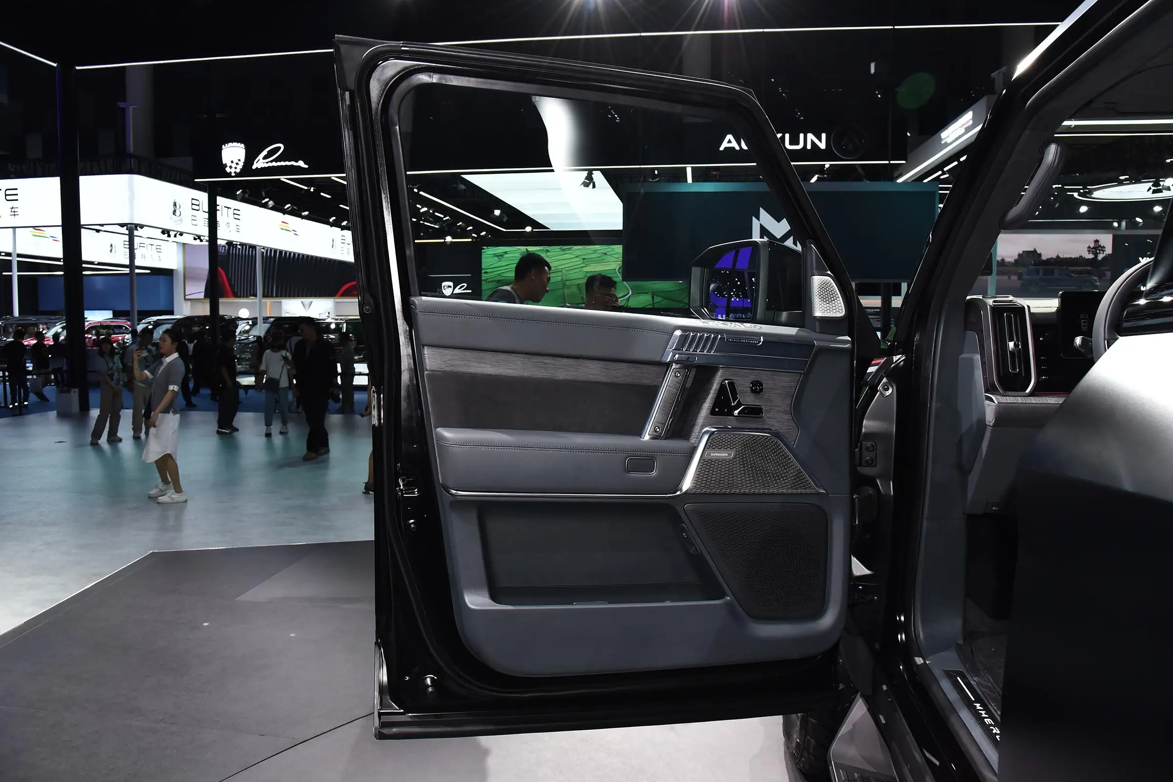 Top Performance Dongfeng M Hero 917 5 Seats 505km Awd Electric Off Road ...