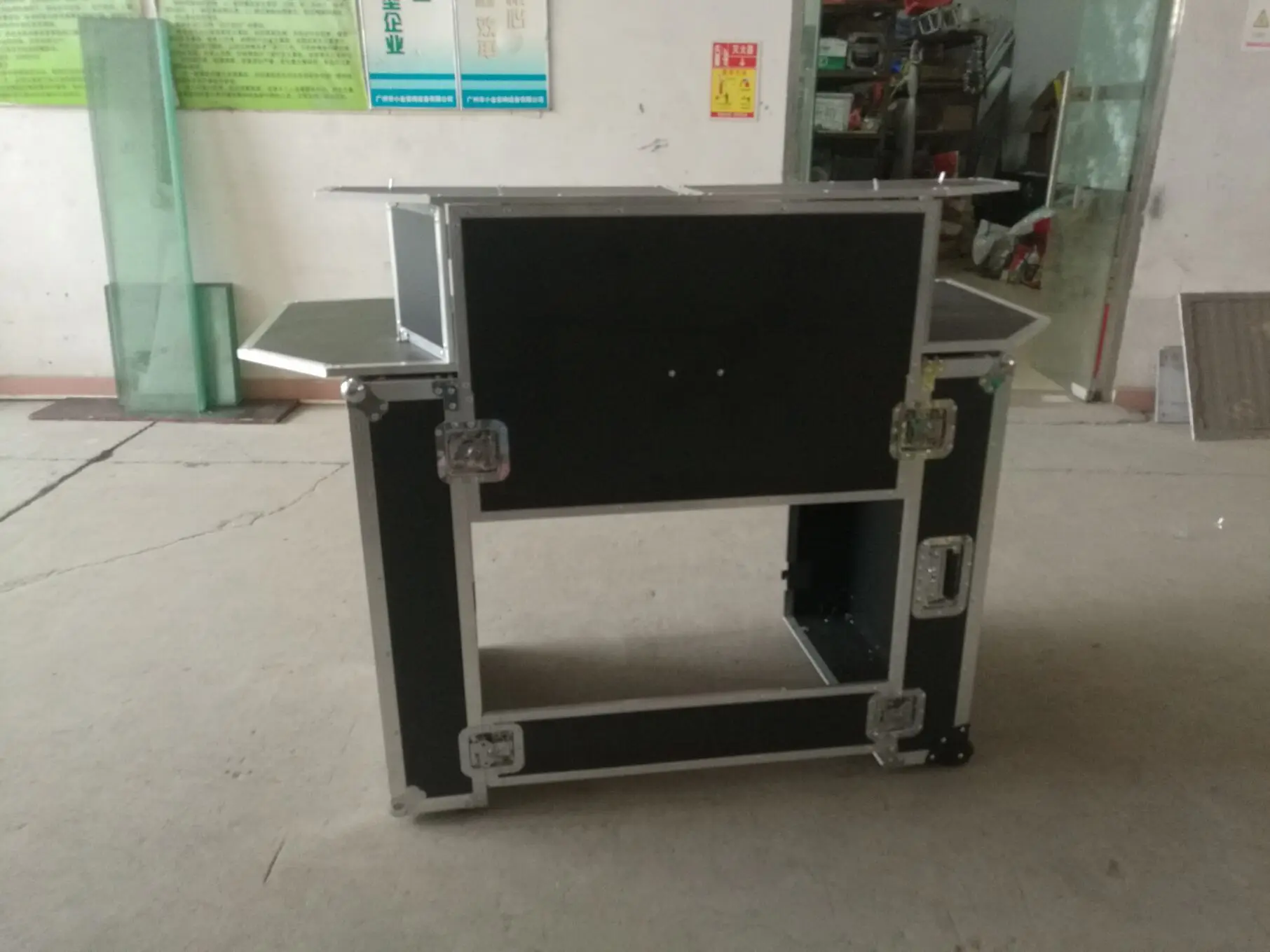 Mobile Bar Flight Case - Tool Box Storage for Assembly Bar