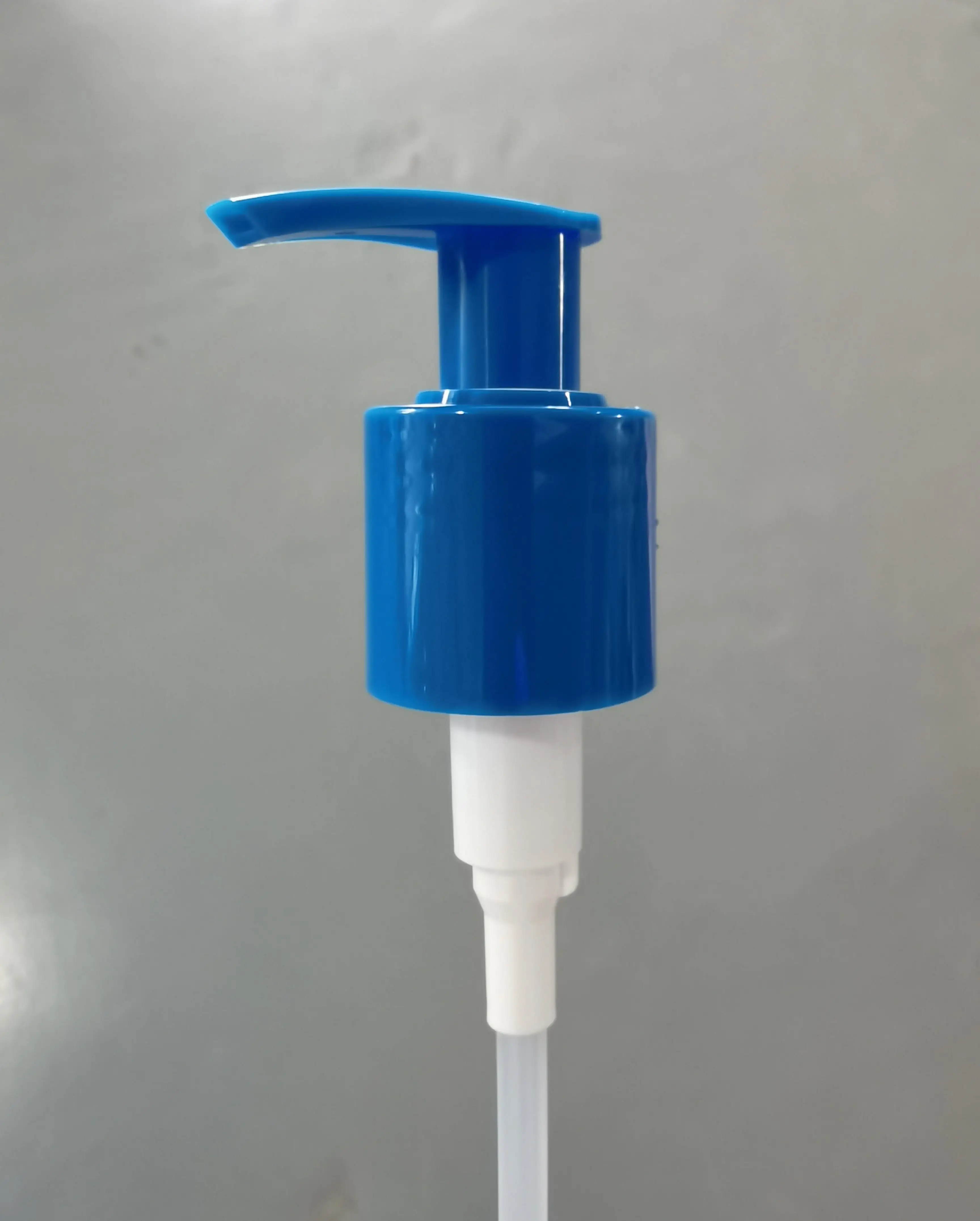 24/415 Lotion Dispenser Pump Cap 28/415 Left Right Lock Shampoo Pump