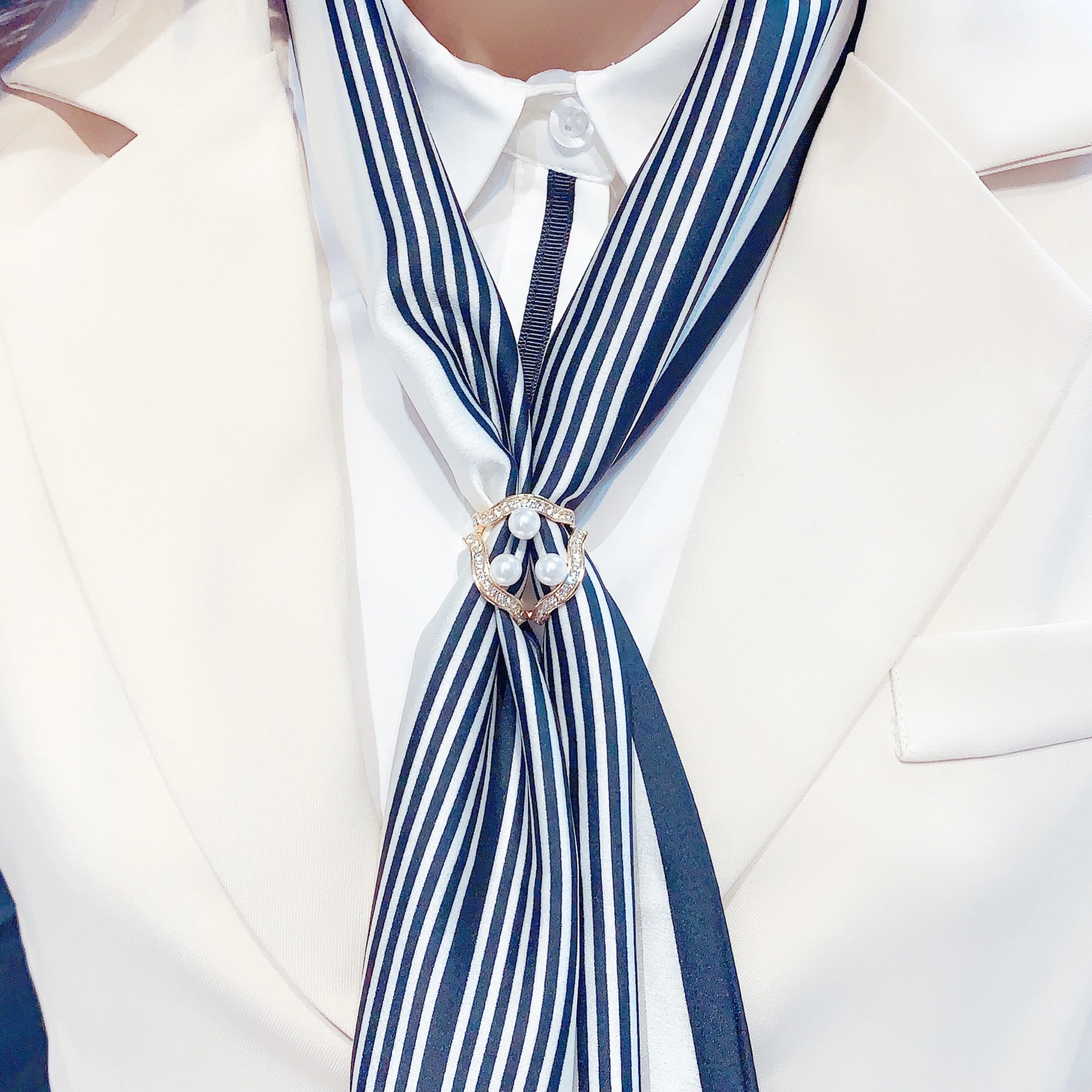 Silk Buckle Rings Scarves Tie Clip Brooch Metal Clips Round Crystal ...