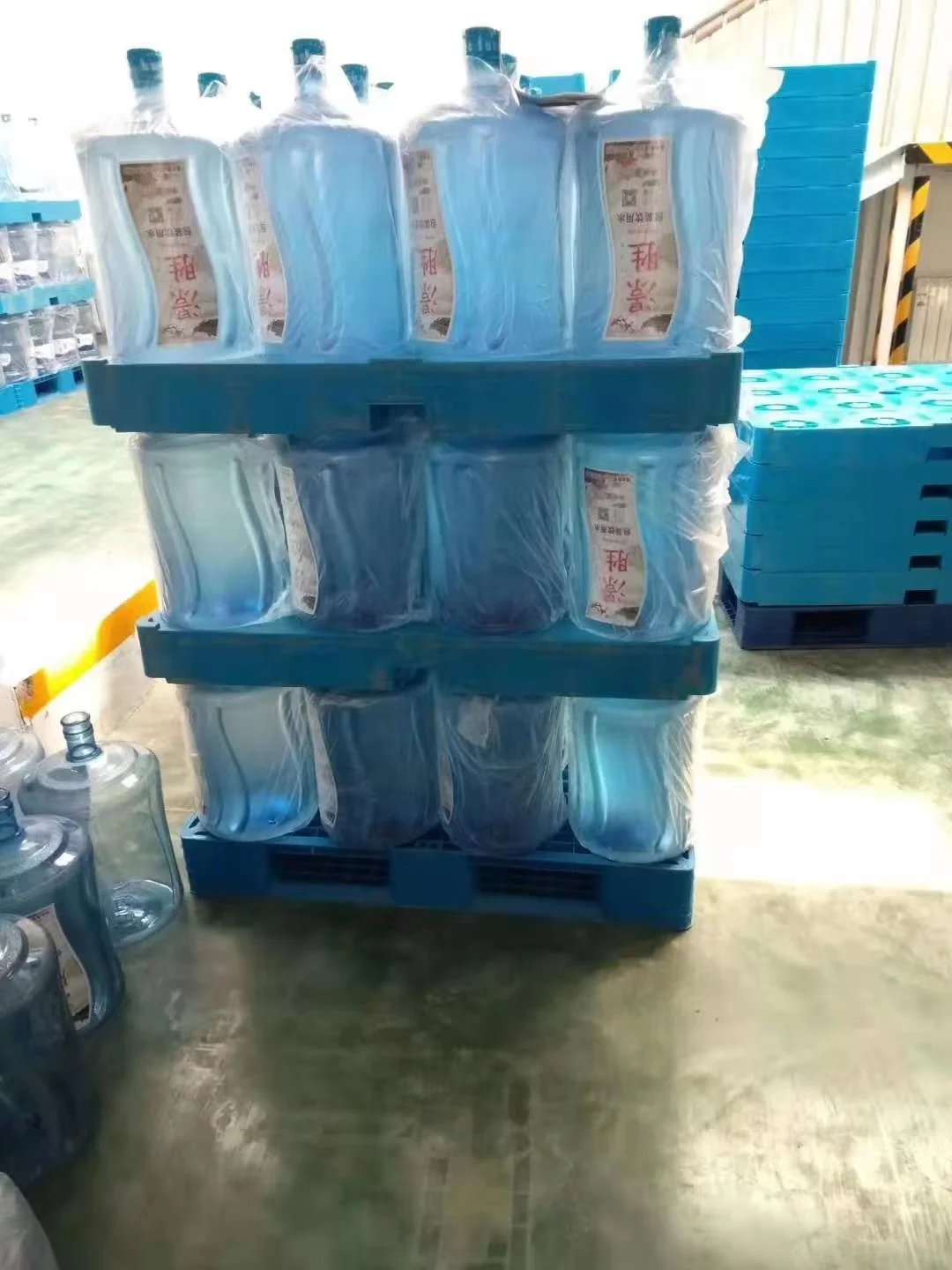 Bottled Water Pallet - Efficient Storage & Transportation