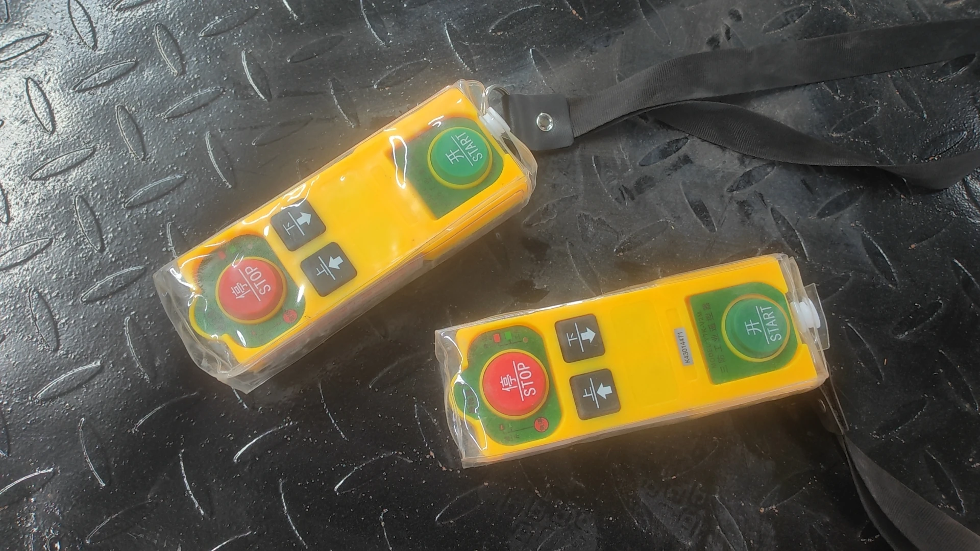 Guide Rail Mezzanines Cargo Lift - Efficient Lifting Solutions