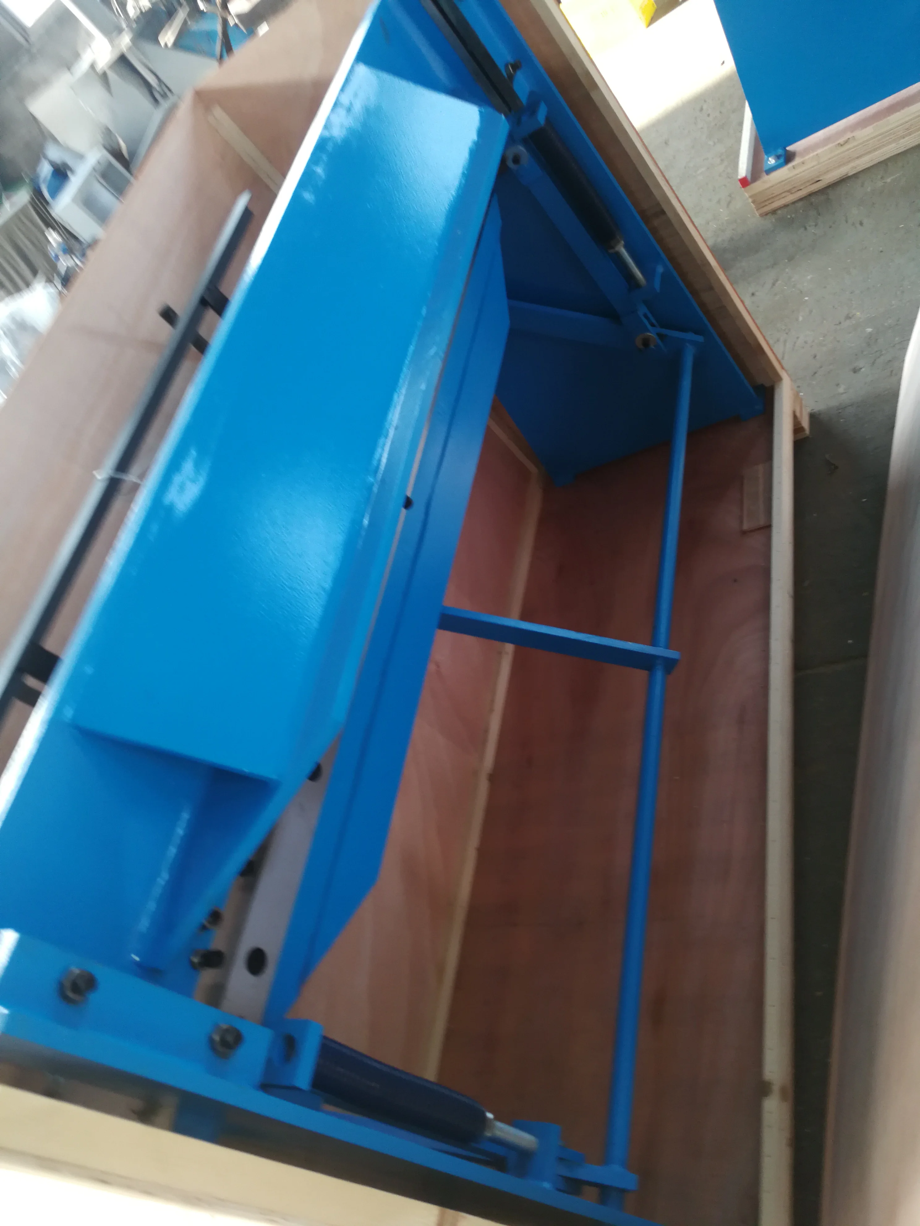 52 Inch Heavy Duty Foot Operated Guillotine Shear Machine For Shearing ...