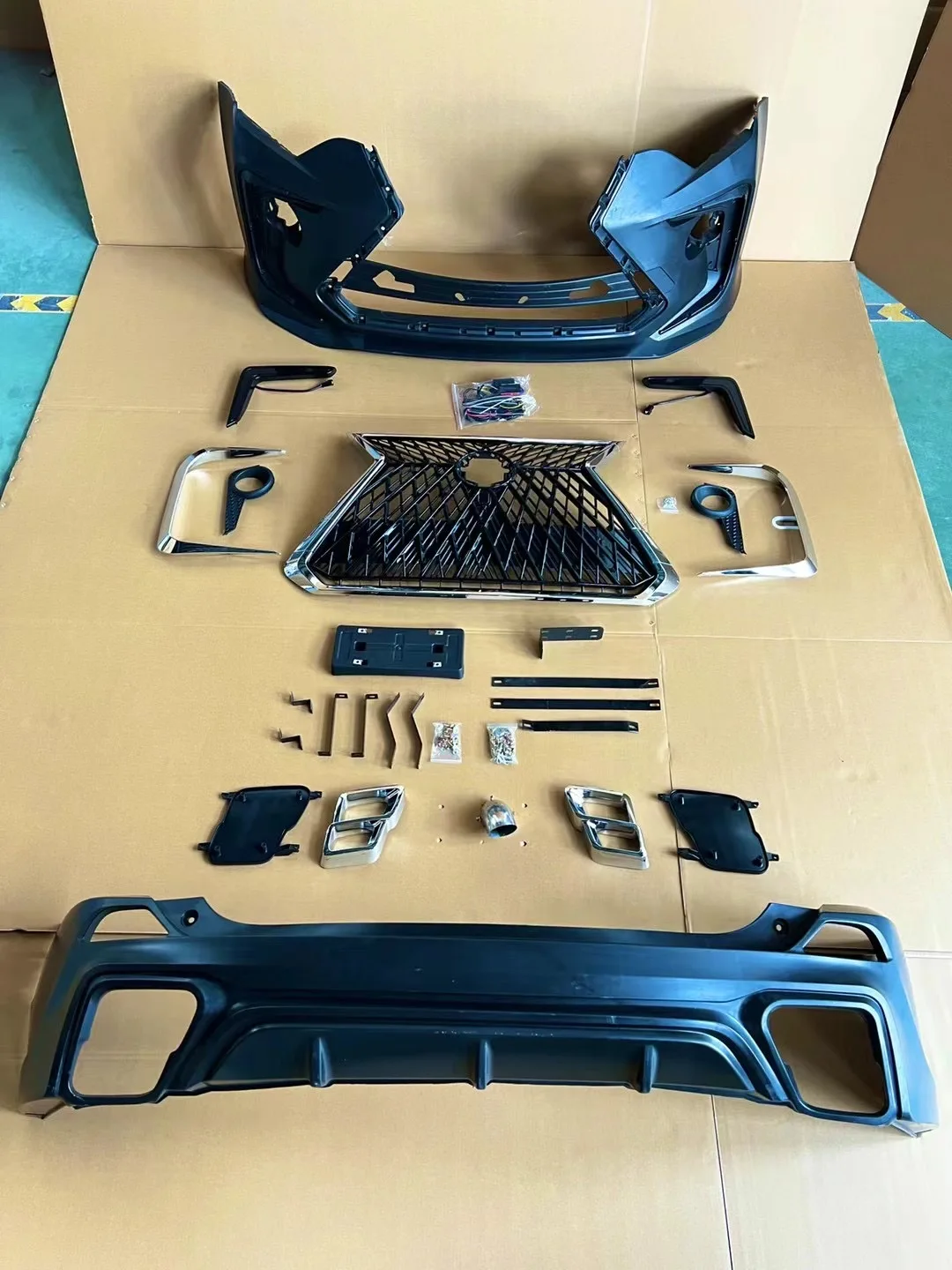 Toyota RAV4 2016-2019 Bumper Bodykit - Enhance Your SUV