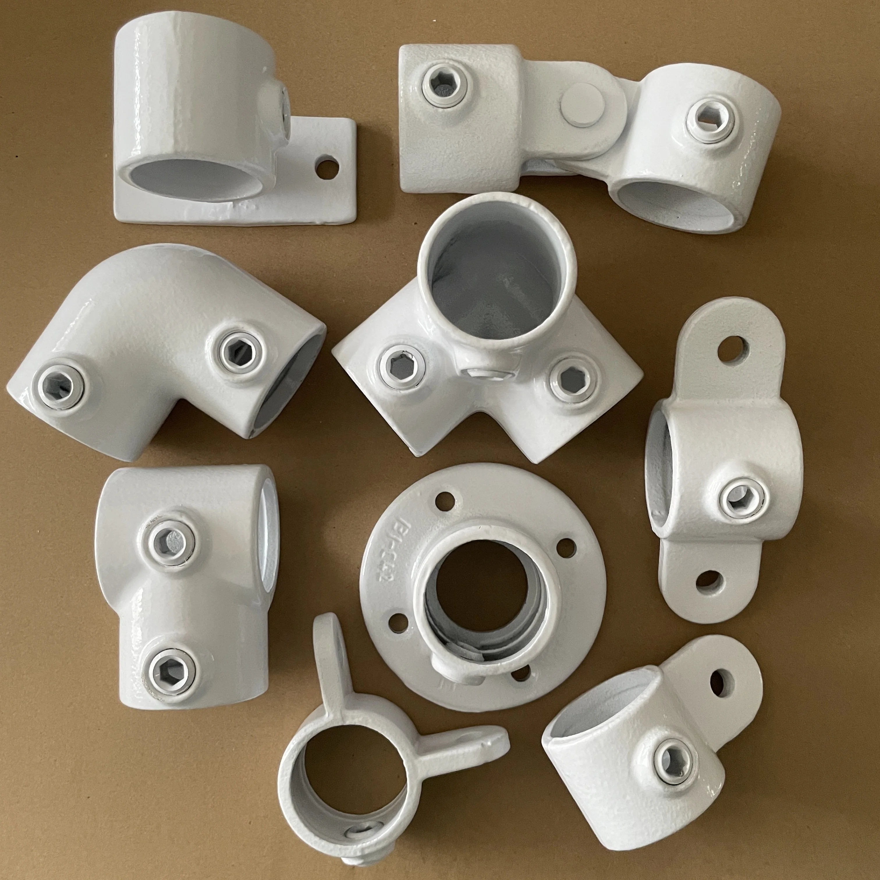 3 Way 90° White Scaffolding Clamps Malleable Cast Iron Key Clamp Pipe ...