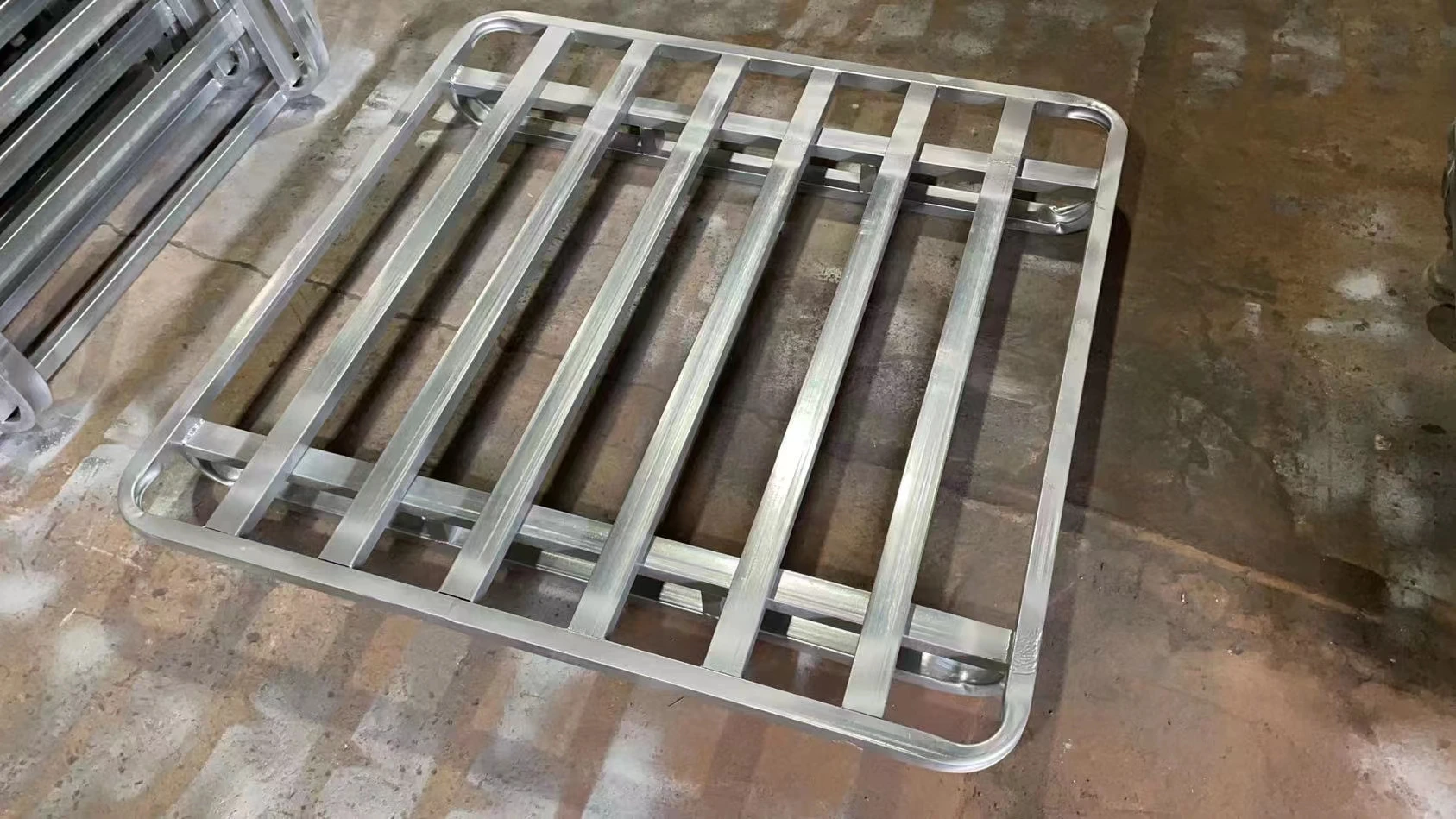 Galvanized Pallet Metal Pallet Forklift Pallet Logistics And ...