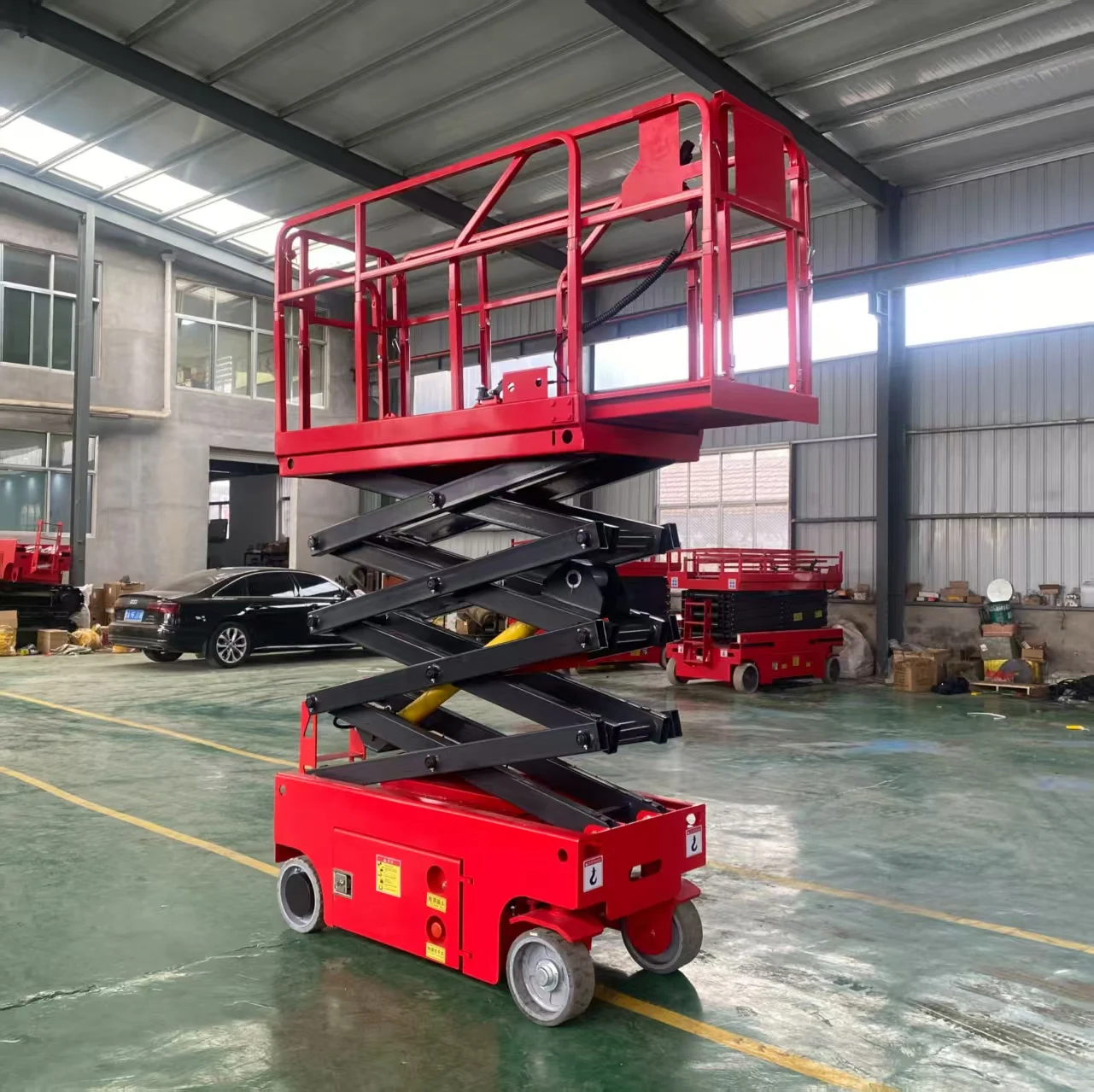 Mini Small Size Crawler Self-walking Elevator Pothole Gravel Road ...