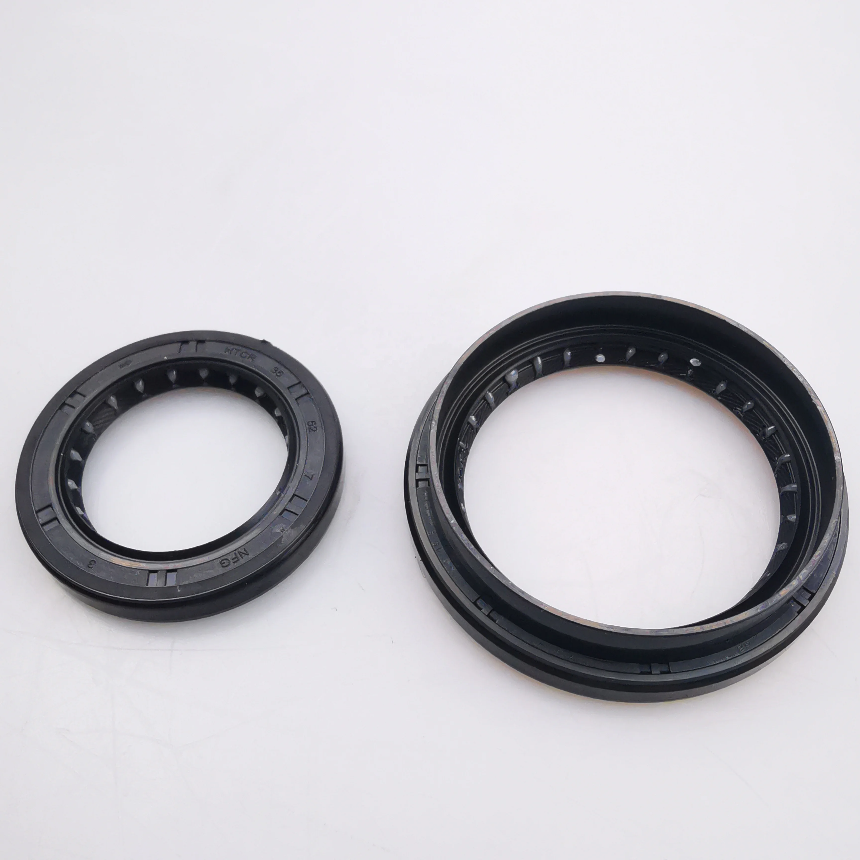SAIC MAXUS T60 Transmission Oil Seal C00093579 & C00093574 for Reliable ...