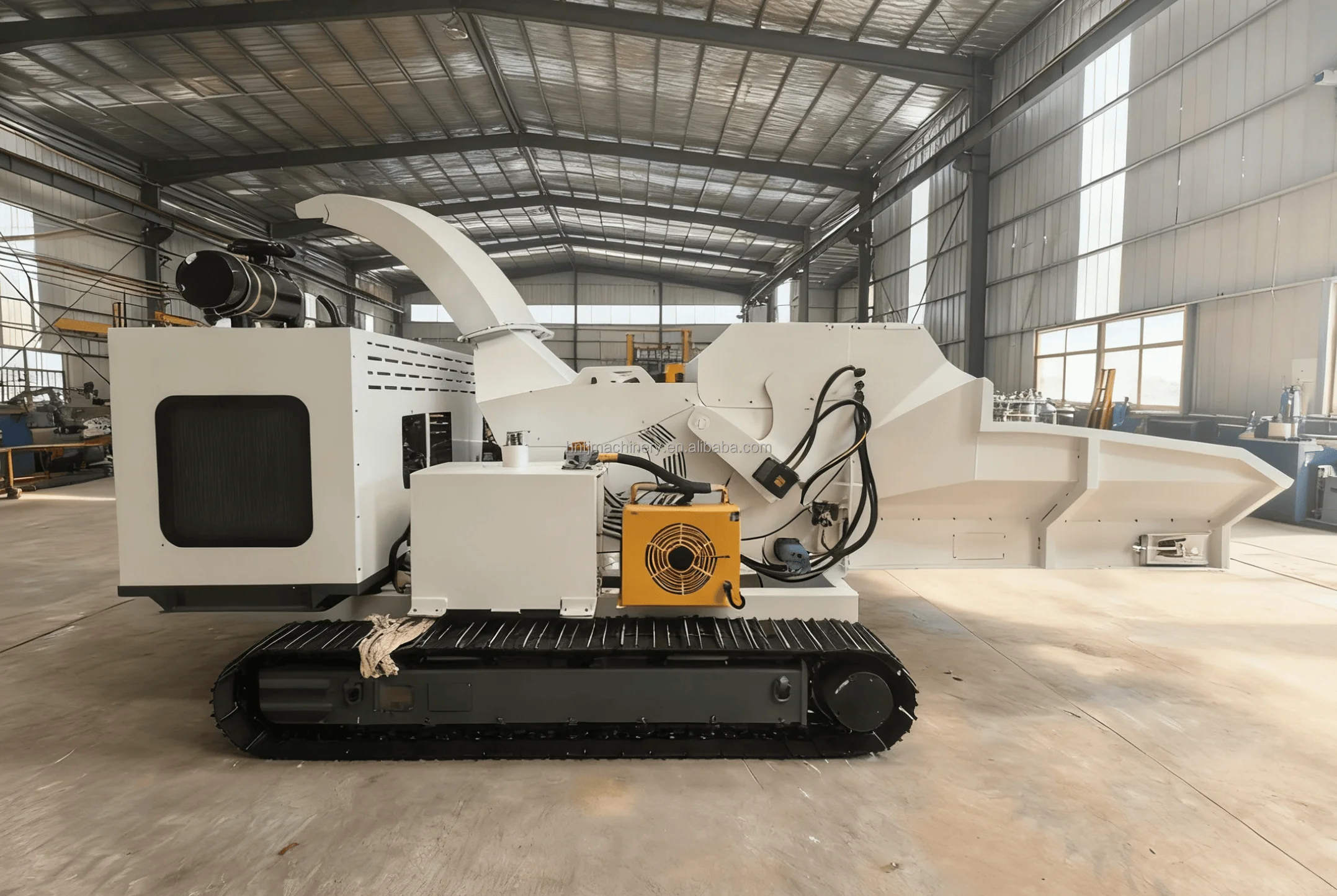 Fresh Tree Branch Wood Chipper Waste Wood Crusher Machine Efficient ...