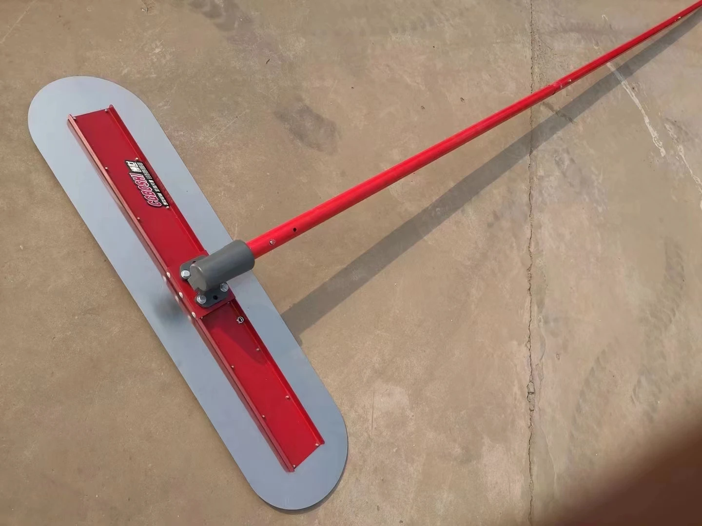 Push and Pull Trowel for Smooth Finish in Concrete Work