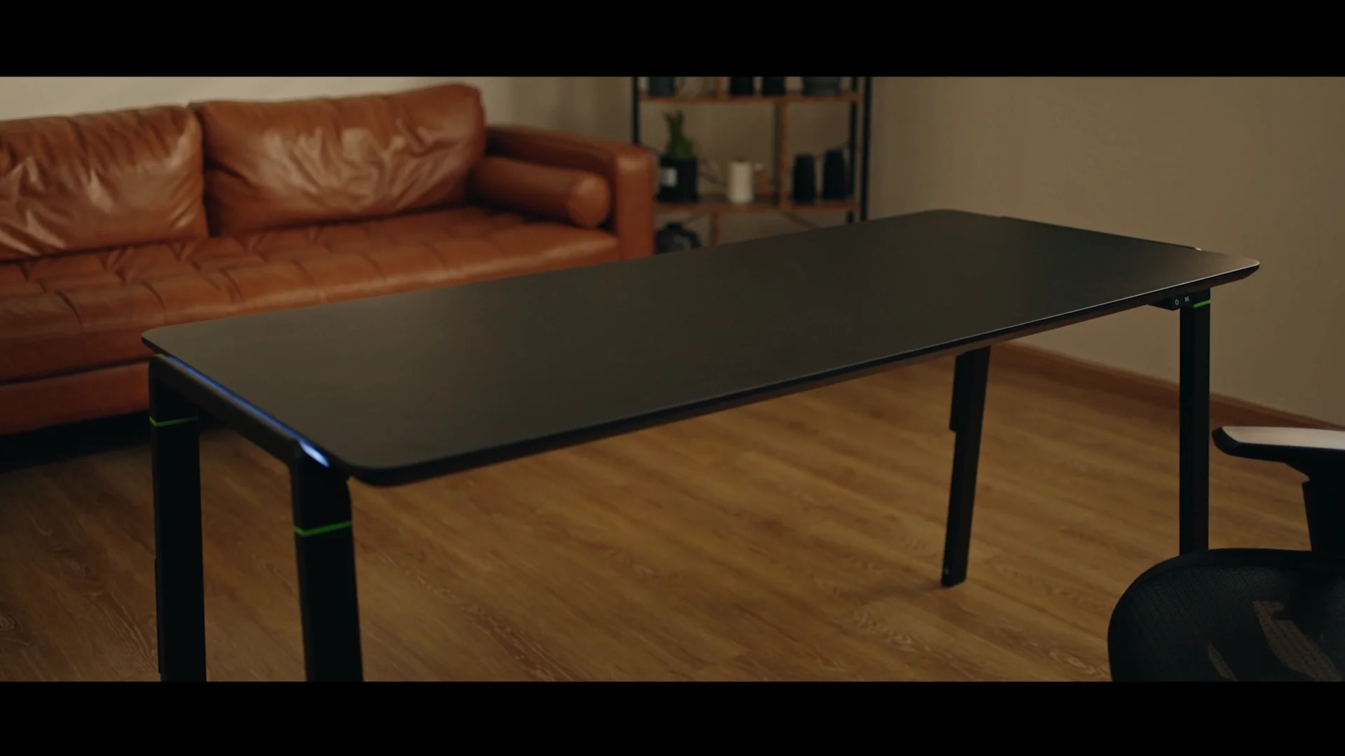 Gmd05 Rgb Lighting Gaming Desk Table With Cable Tray Cover Esport Game Desk - Buy Gaming Desk ...