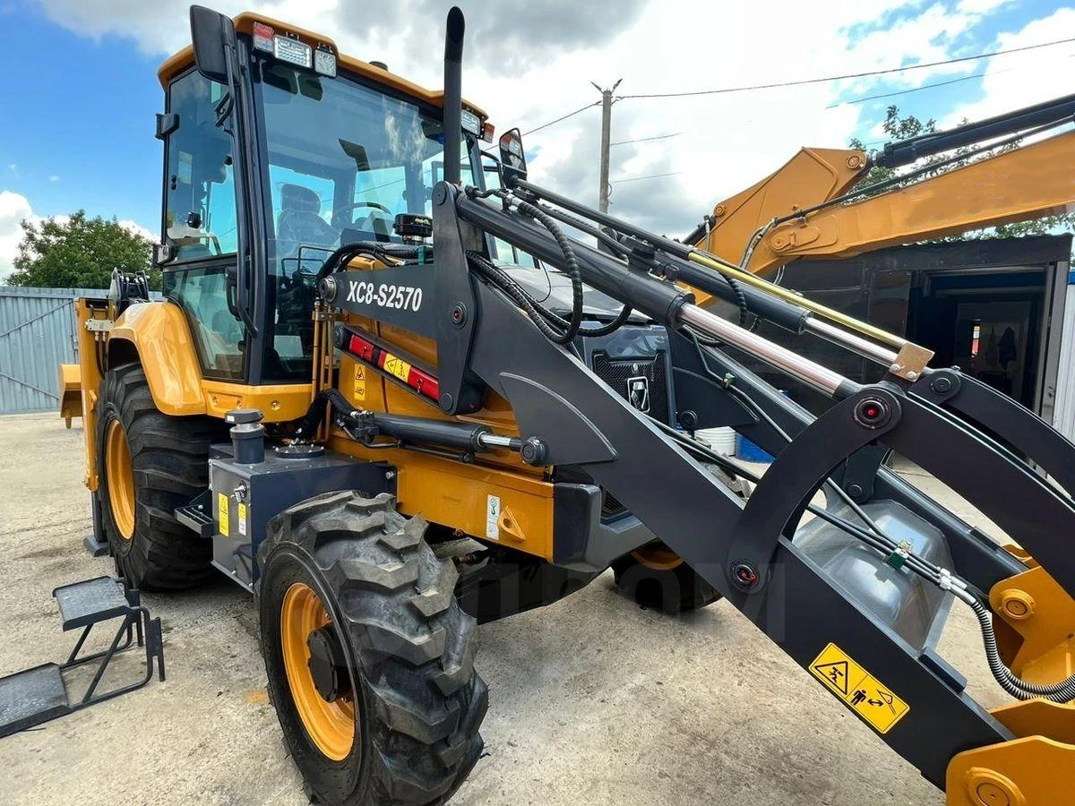 2.5 Ton Mini Backhoe Loader XC8-S2570 with Weichai Engine| Alibaba.com