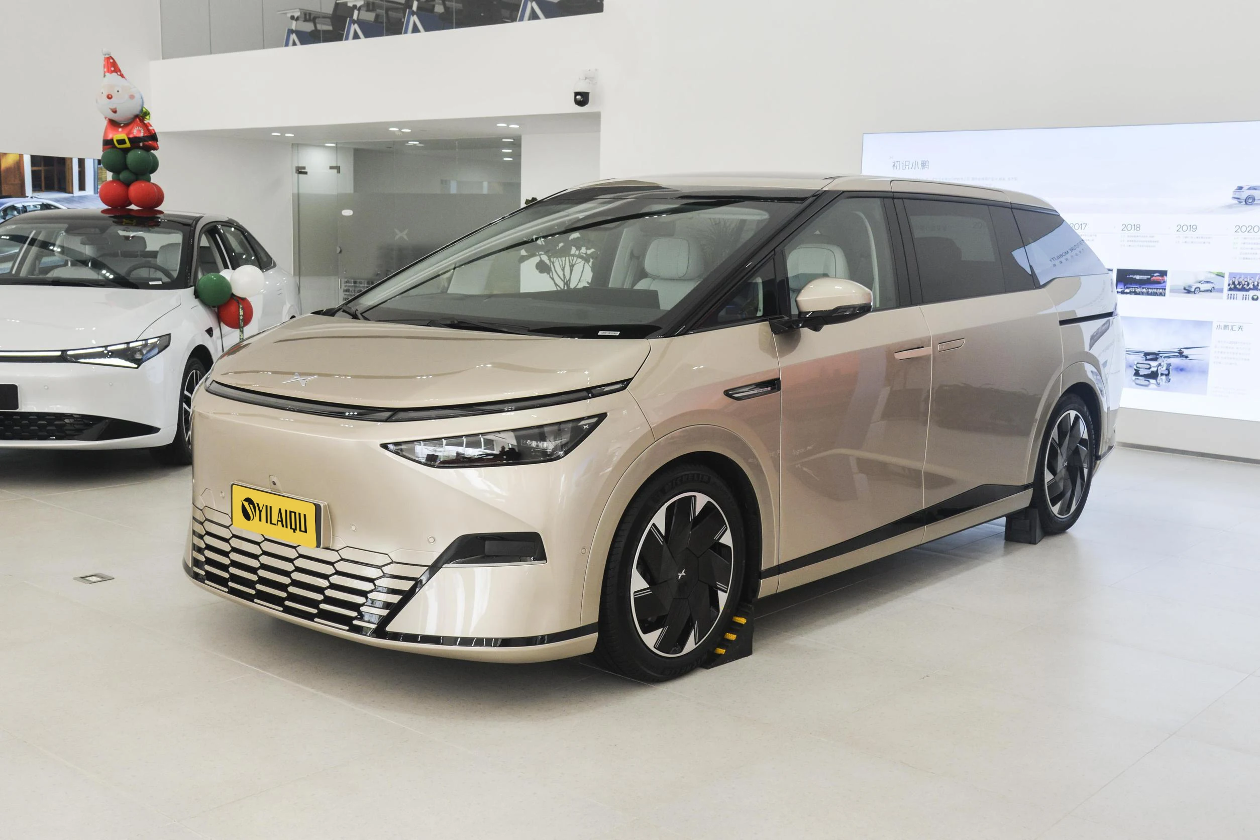 Wholesale Xpeng X9 Pro Max MPV 4WD 702km Long Range EV