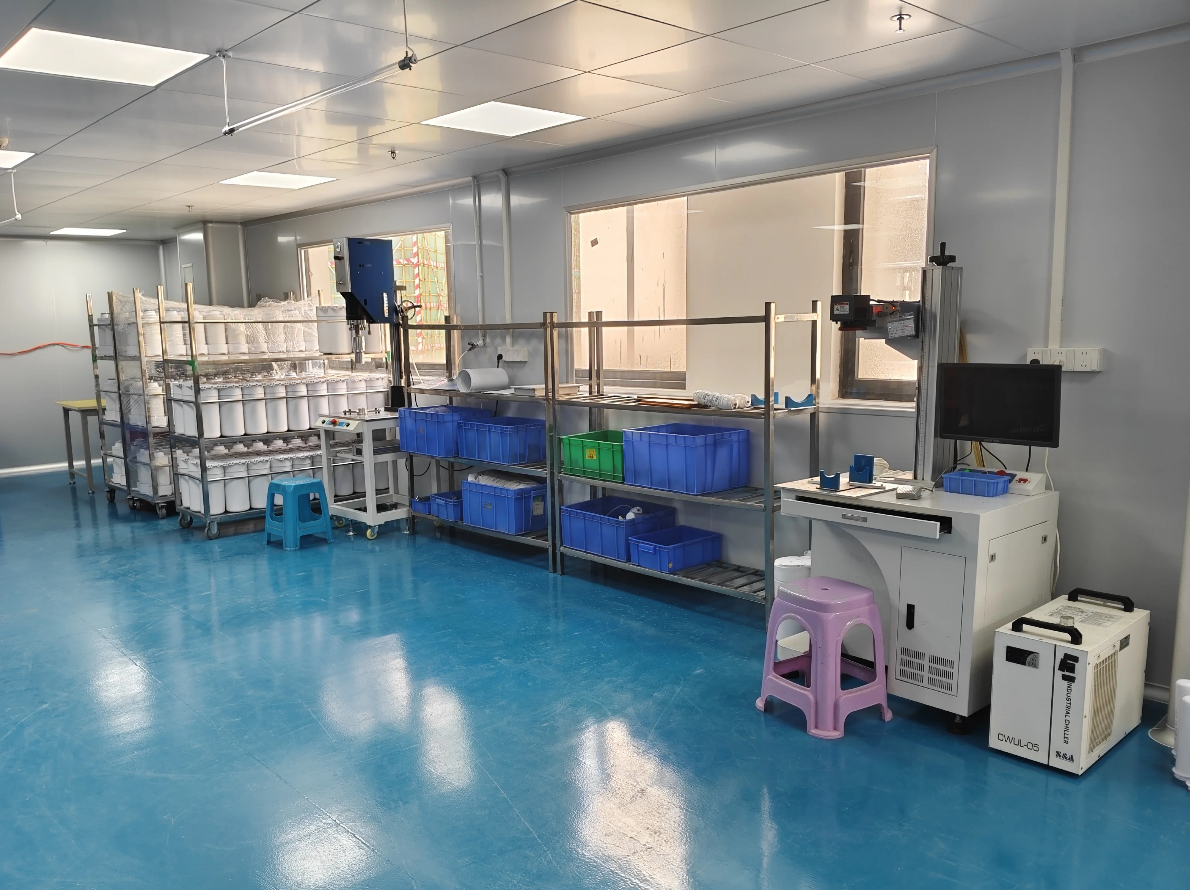 Hot and Cold Water Electronic Dispenser with Built-in Plastic Housing ...