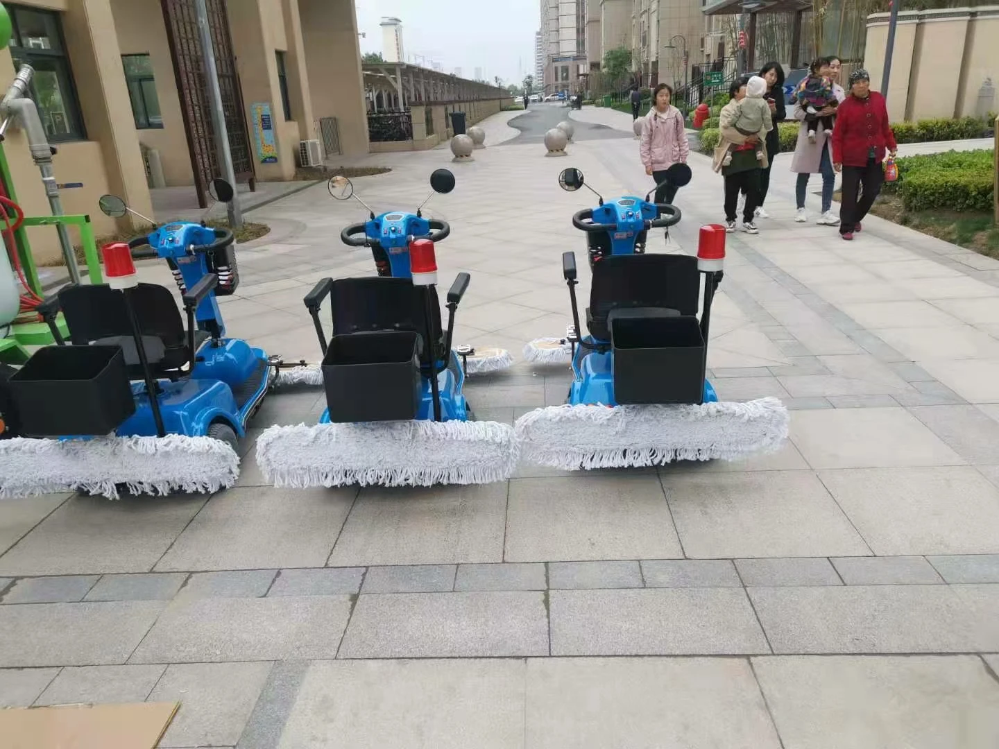 Kanghome C3107 Floor Sweeper - Efficient Cleaning Mobility