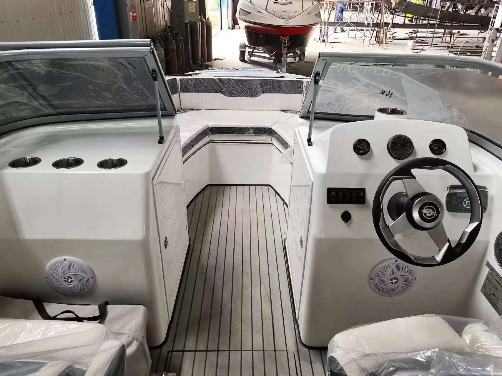 20ft Fiberglass Deep V Hull 90~200hp Outboard Engine Fishing Boat