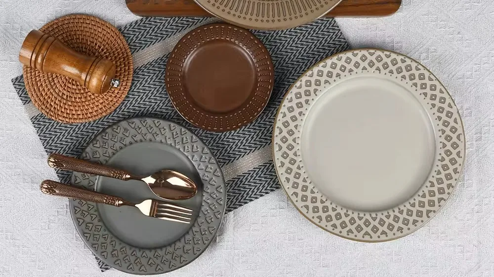 Wholesale 8.5" Ceramic Food Dishes Clay Isolation Charger Plates For ...