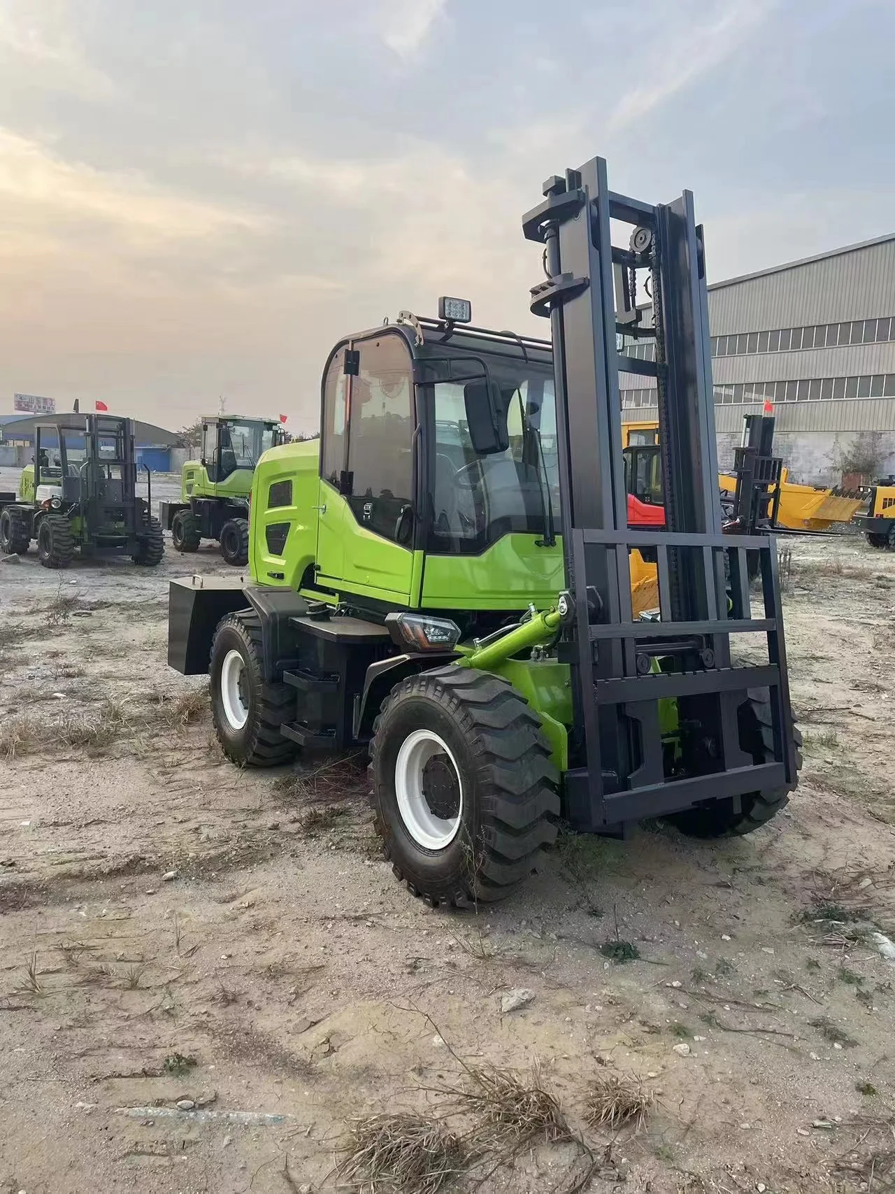 4wd All Terrain Forklift Articulated Frame 4x4 Off-road Forklift 3 Ton ...