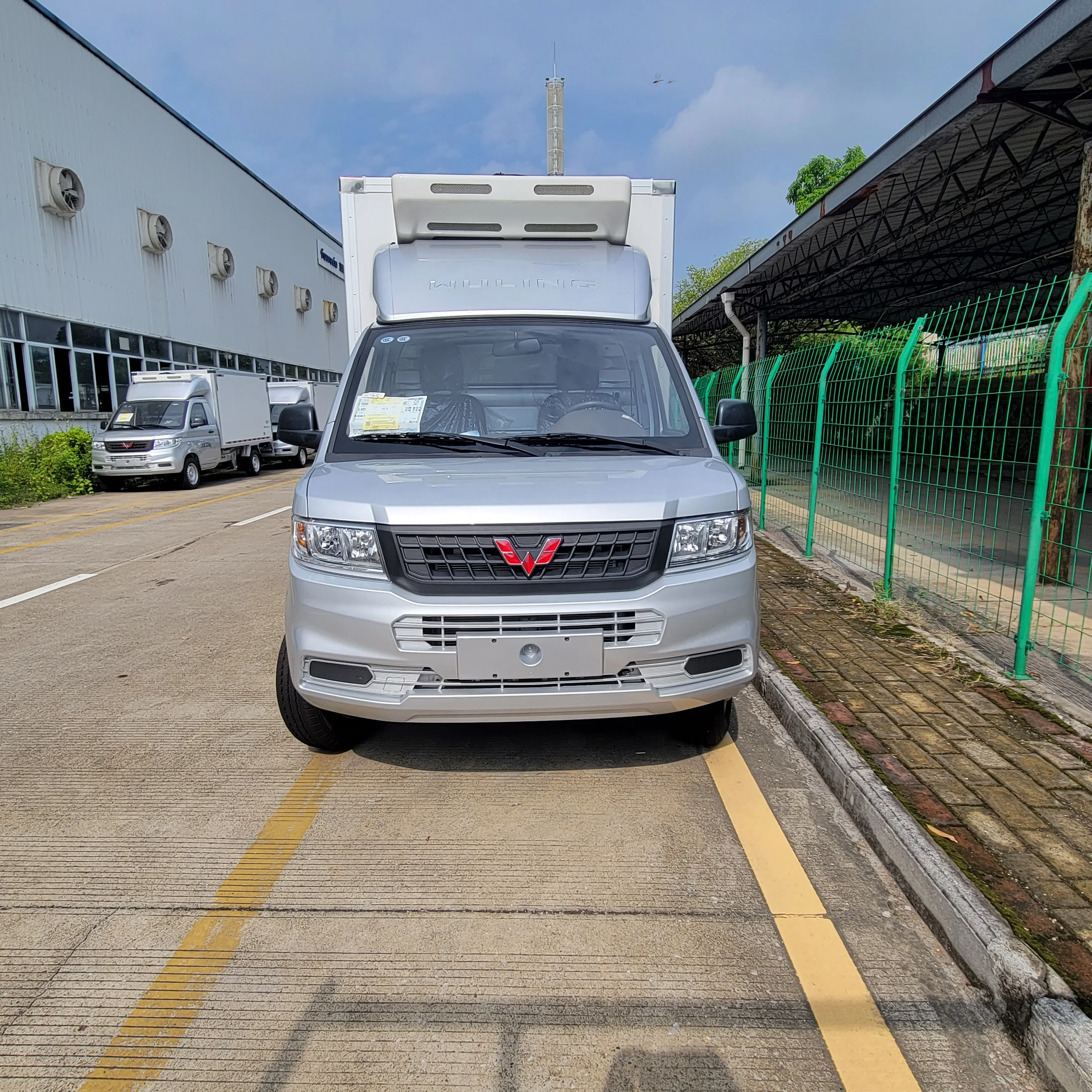 Wuling 2 Ton Mini Refrigerated Truck Refrigerated Truck Brand High ...