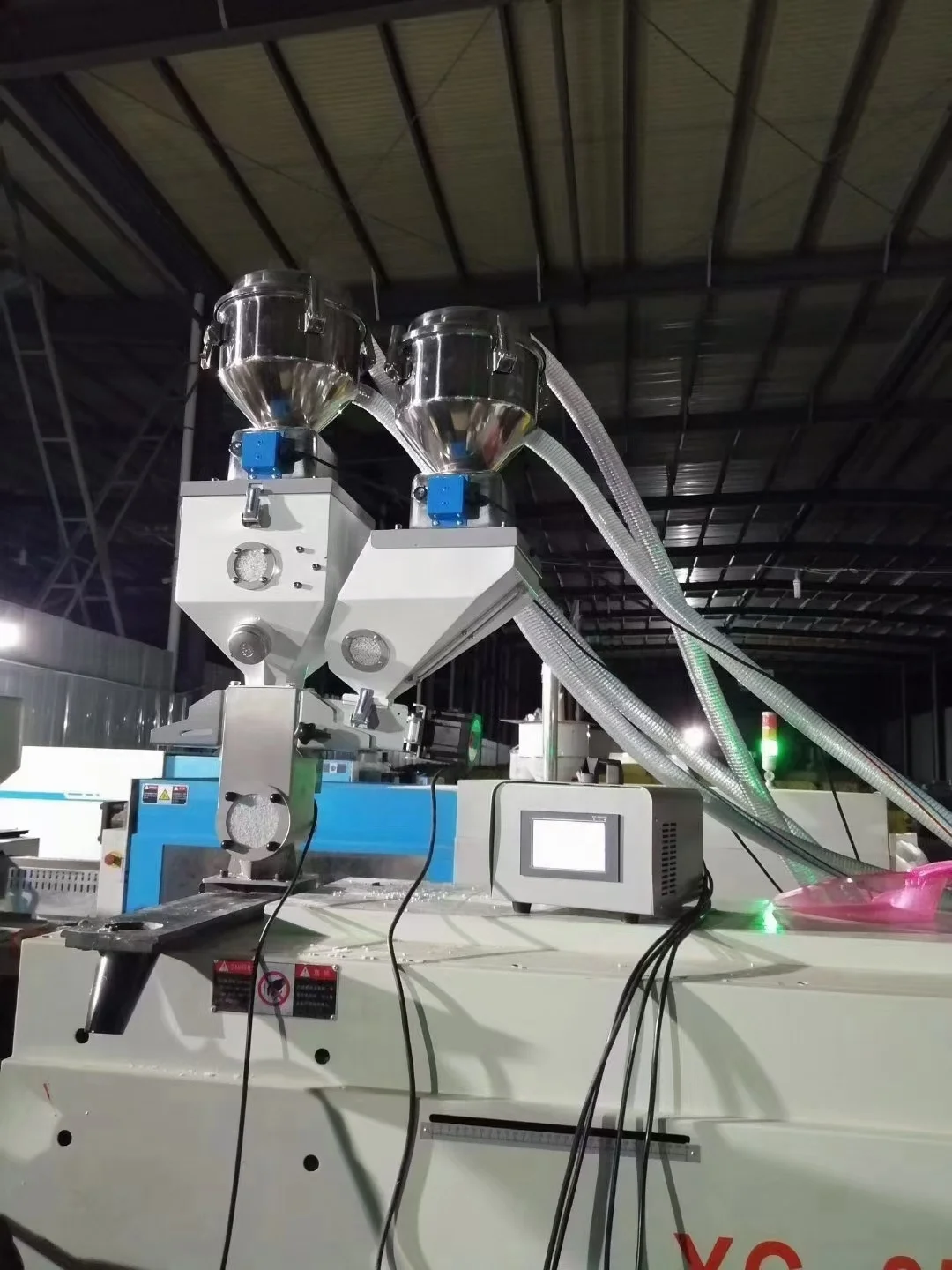 16mm Screw Diameter Single Volumetric Doser For Plastic Granules Dosing ...