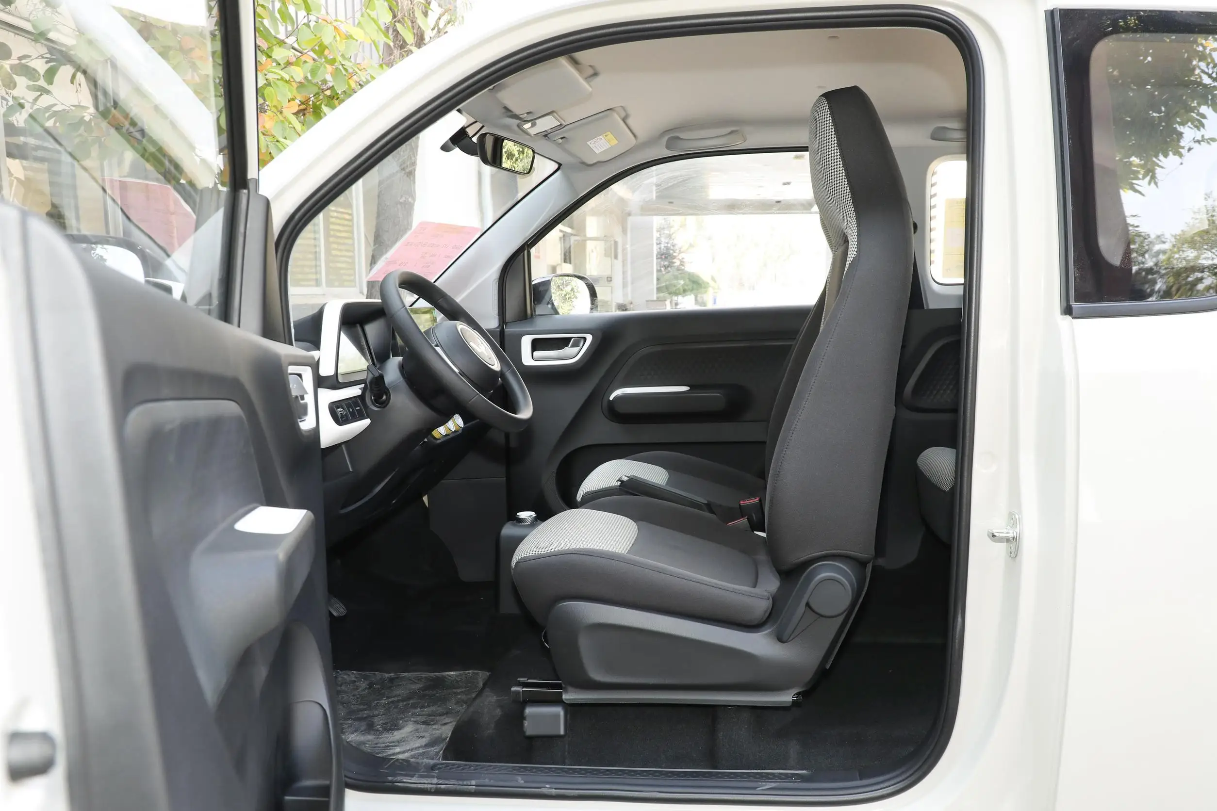 2022 2023 2024 Sgmw 120km Ternary Lithium Battery New Energy Vehicle Hot Sale Chinese Mini Ev ...