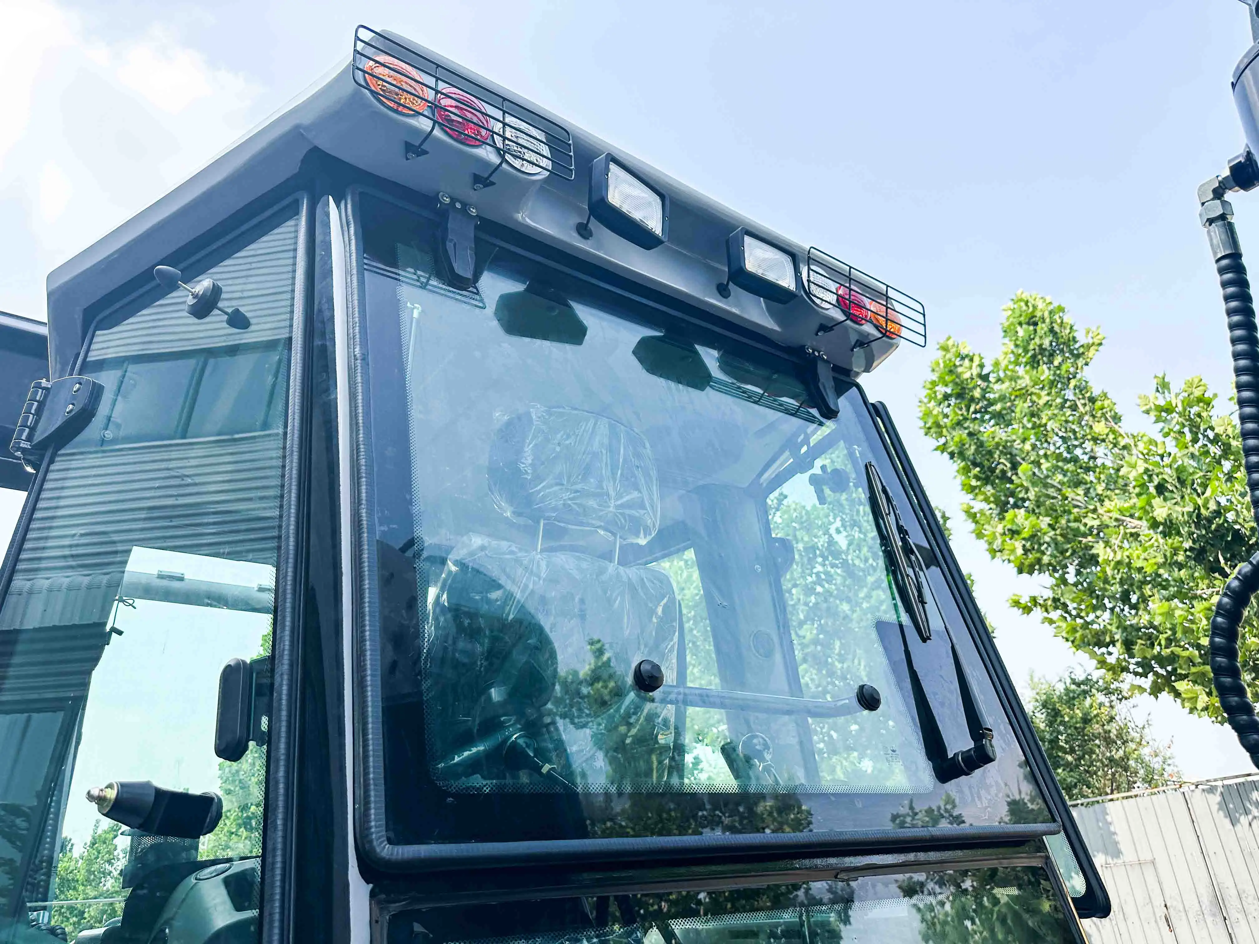 AOLITE BL105-25 2.5 Ton Backhoe Loader - Versatile & Durable