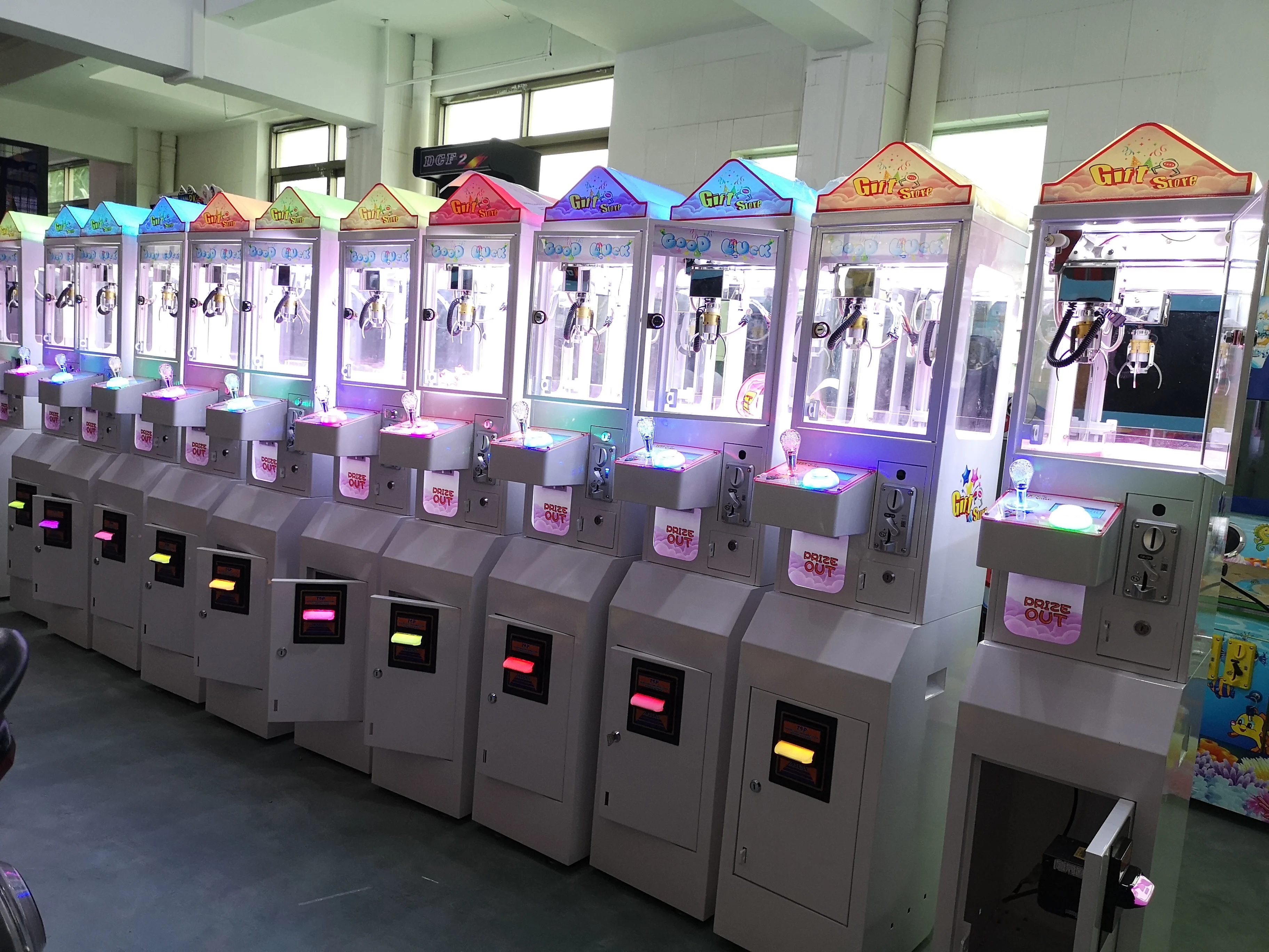 Lifang Factory Wholesale Mega Mini Doll Claw Machine Prize Game Machine ...