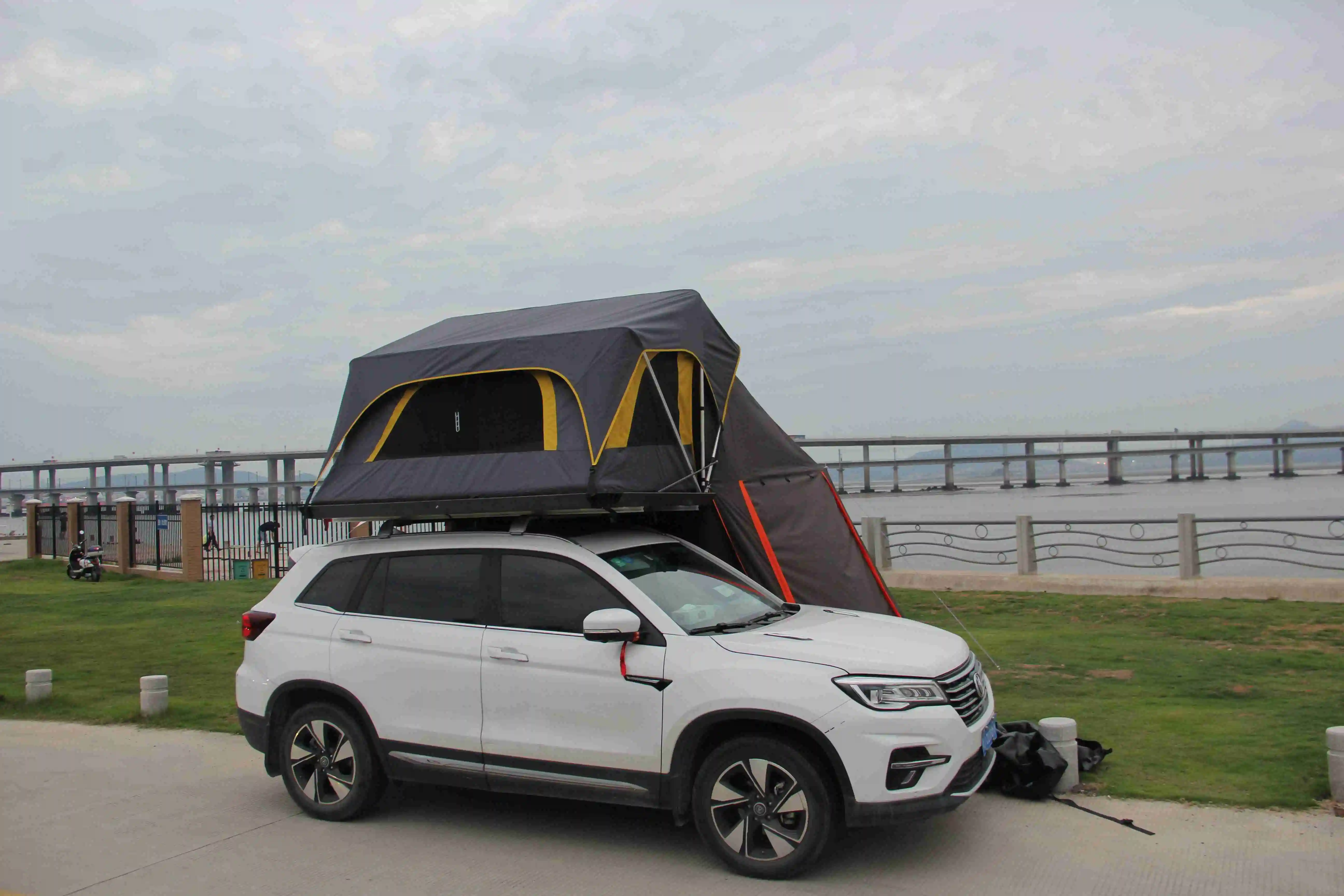 Outdoor Car Rooftop Tent Foldable Connectable Canopy Car Size Tent ...