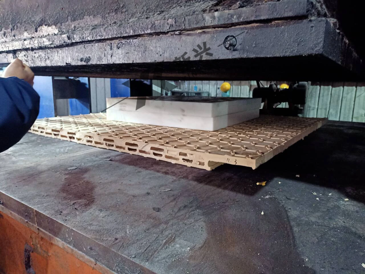 Interlocking Heavy Duty Excavator Ground Mat - Anti-slip