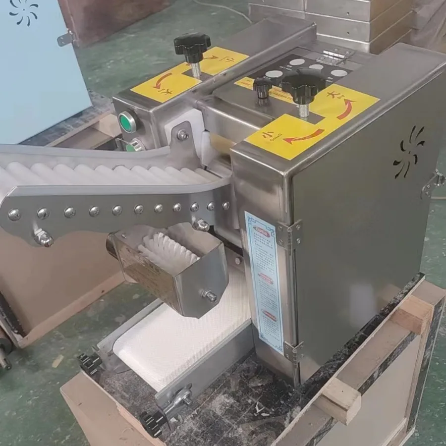 Customizable Wonton Gyoza Pastry Skin Sheet Making Machine Commercial ...