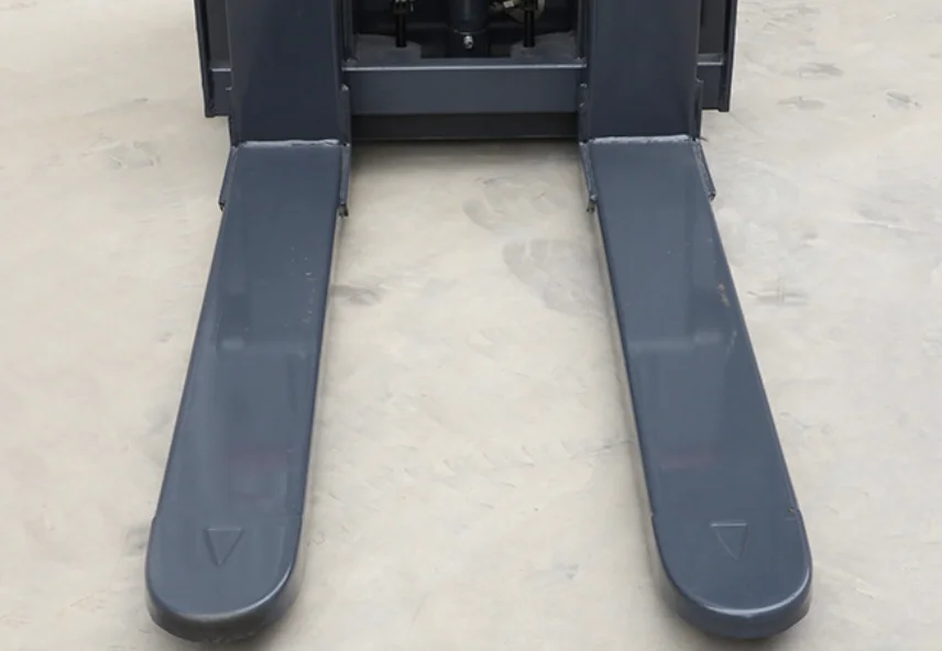 2ton Electric Self Loading Stacker 1500kg 2000lbs Rough Terrain 5m ...